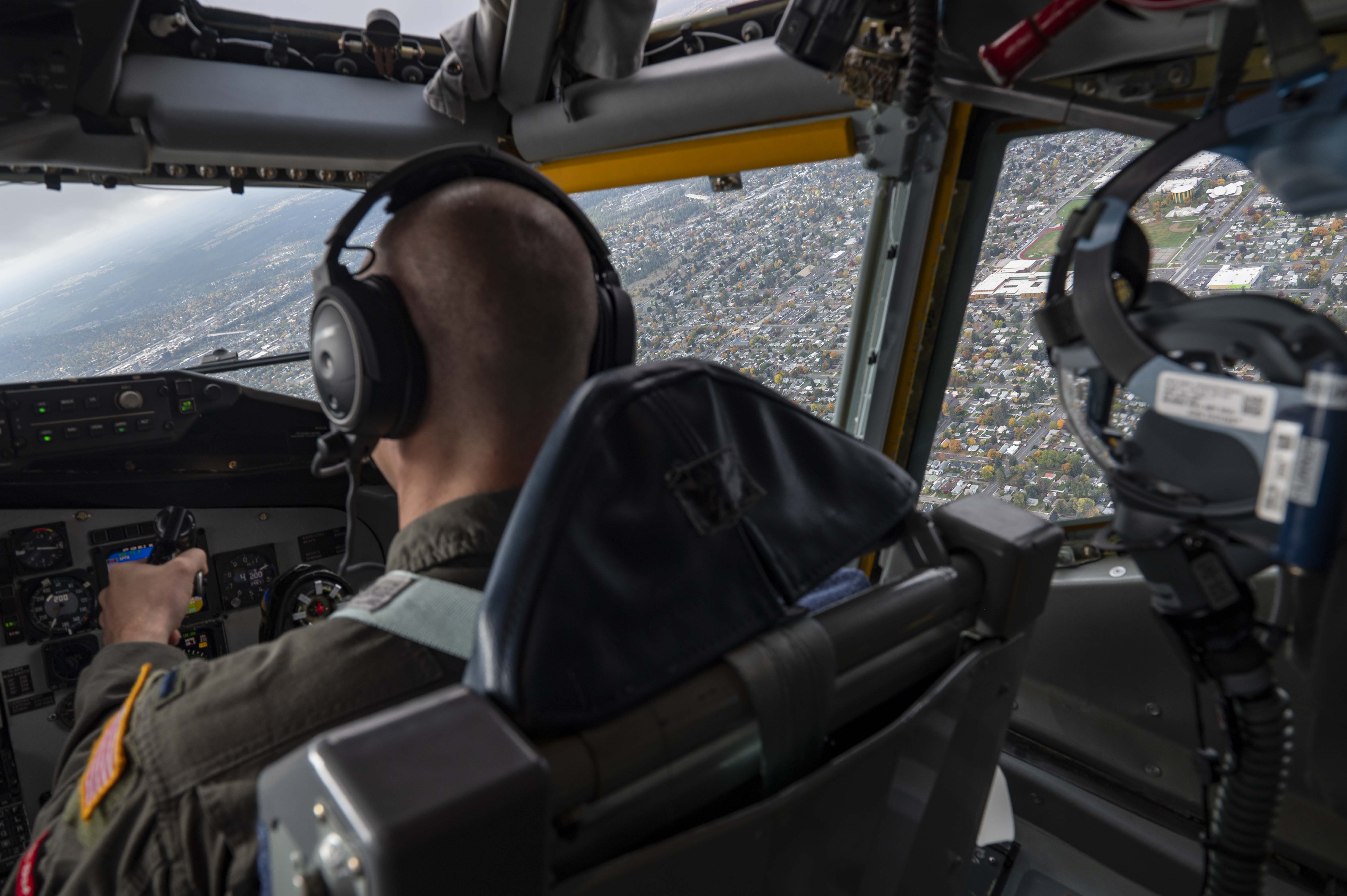 PHOTOS:116th Air Refueling Squadron refuels four A-10 > Fairchild Air ...