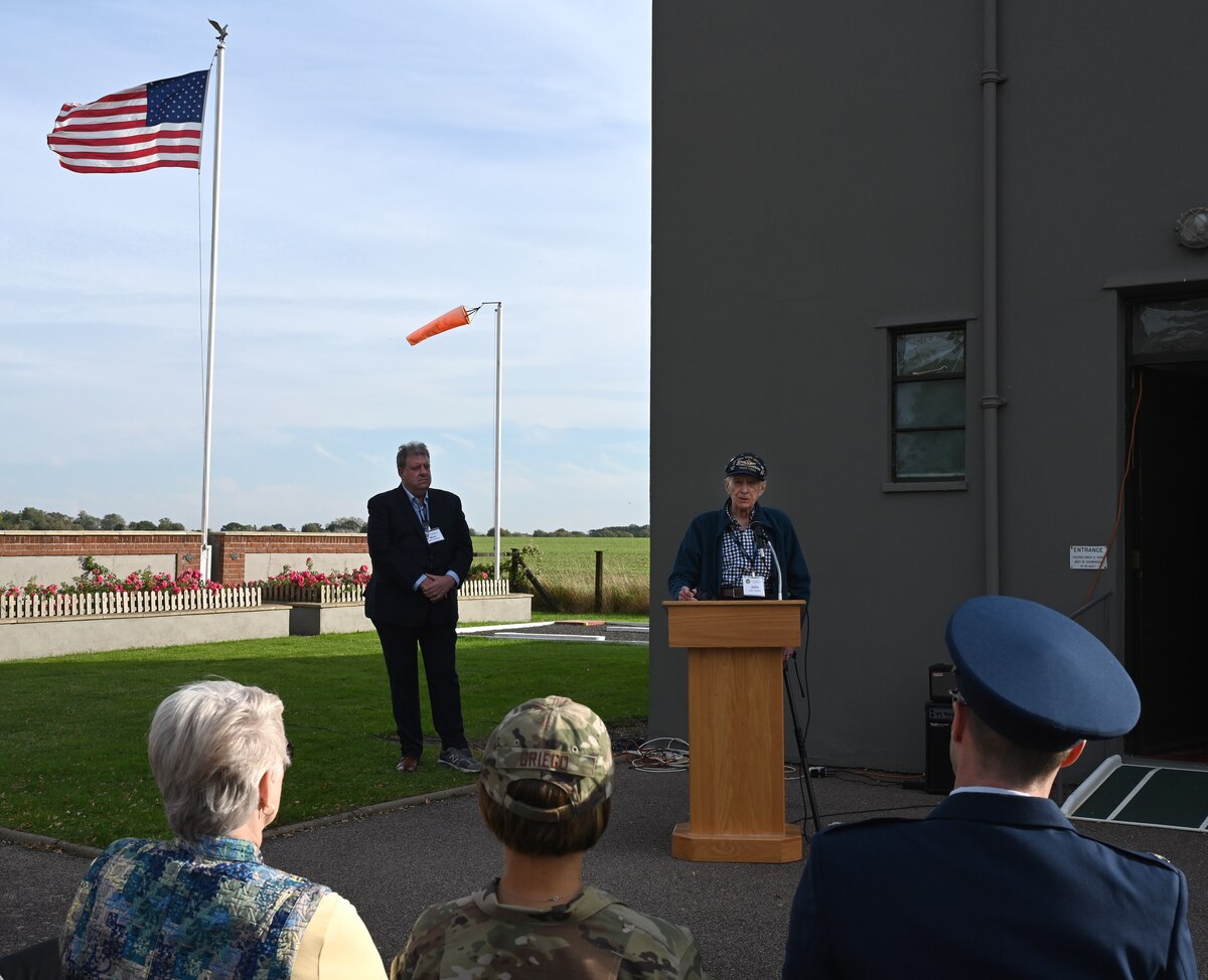 Legendary 100th BG, WWII pilot, joins 100th ARW to remember 80th anniversary of ‘Black Week ...