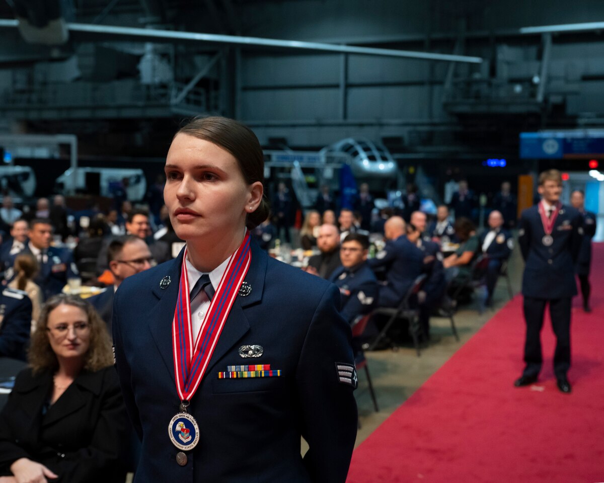 Ceremony honors Airman Leadership School graduates > Wright-Patterson ...