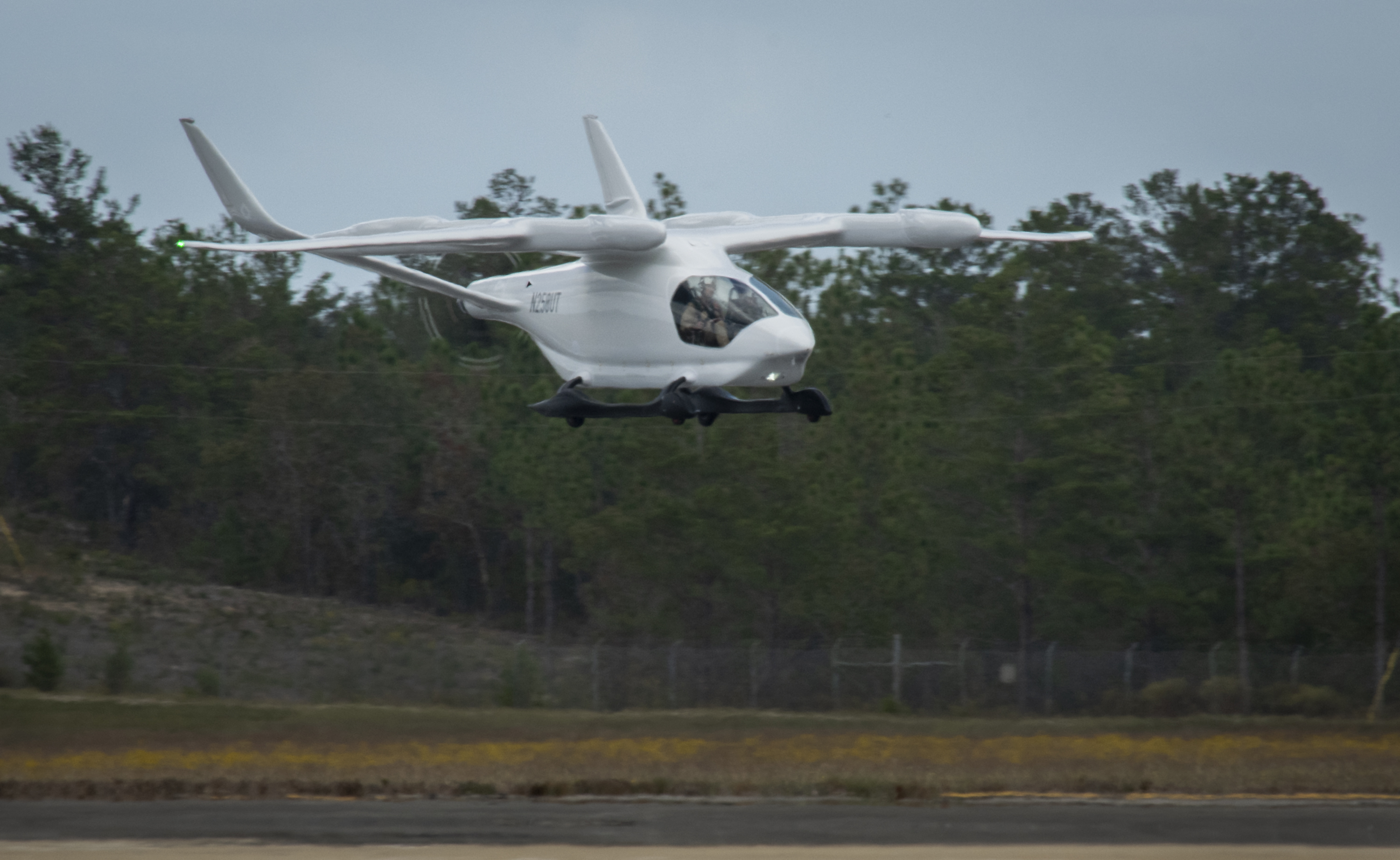 New electric aircraft arrives for testing > Air Force Test Center ...