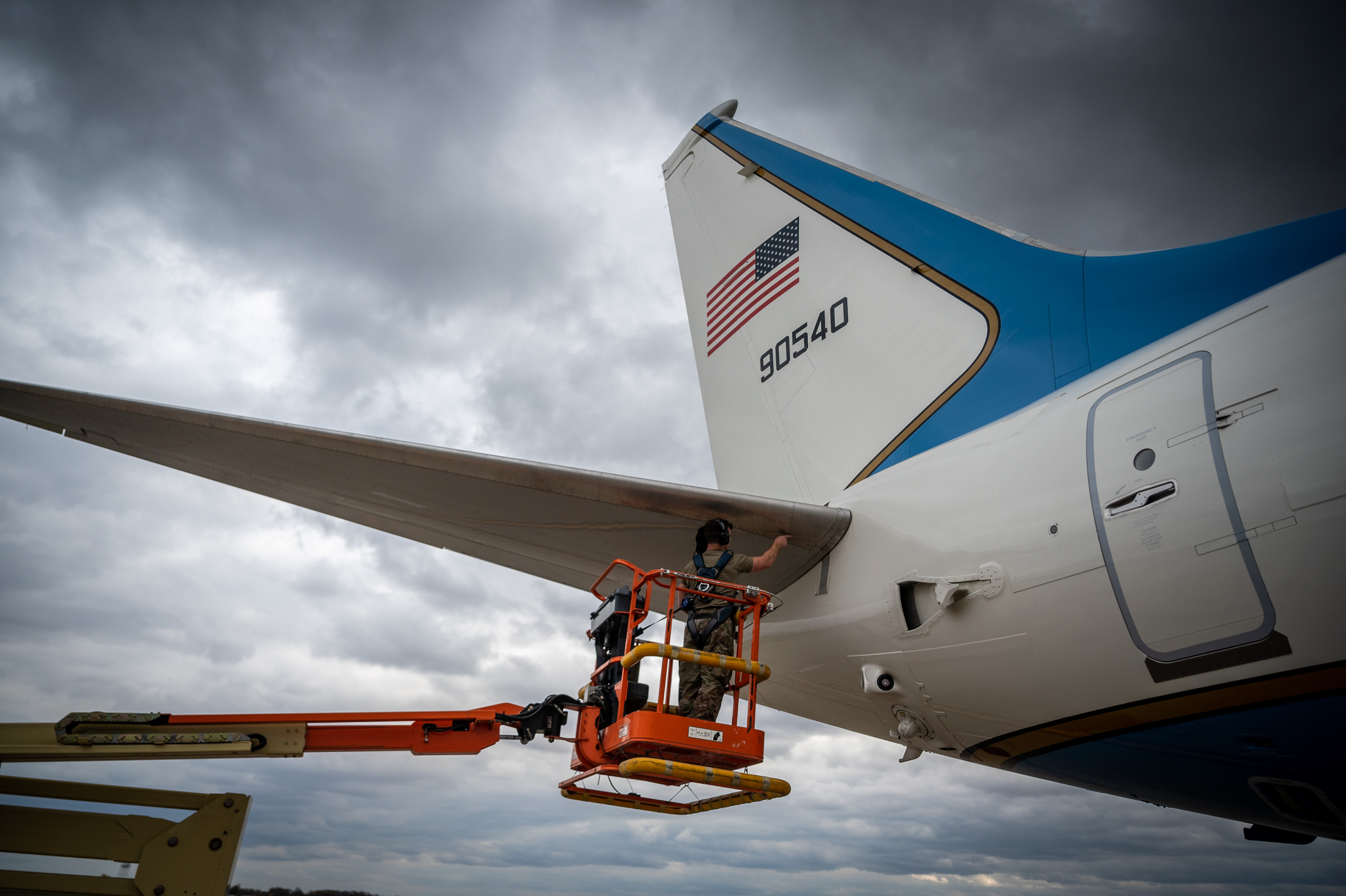 932nd AW crew chiefs perform routine inspection on C-40C > 932nd ...