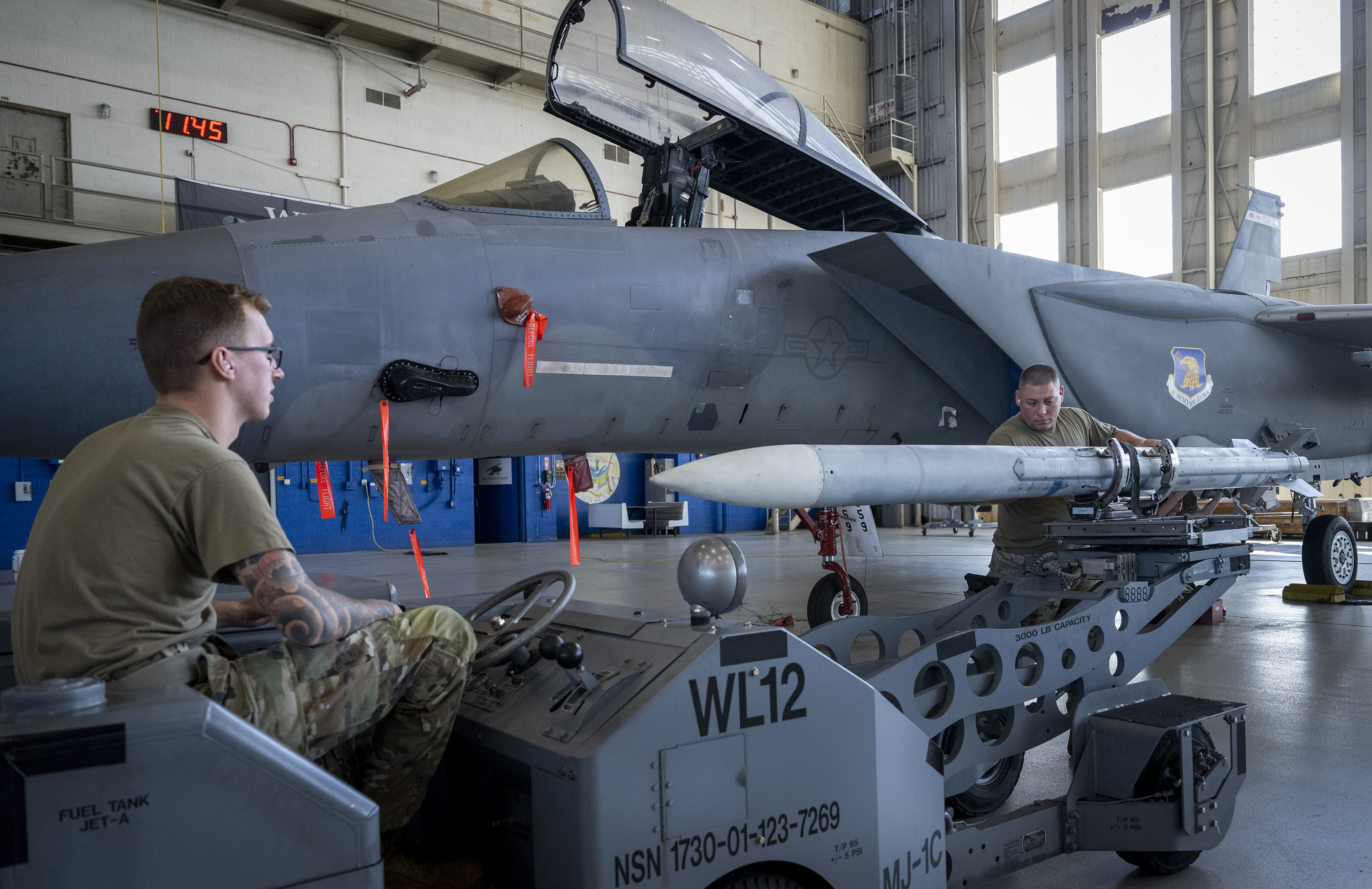 Airmen battle with weapons > Tinker Air Force Base > Article Display