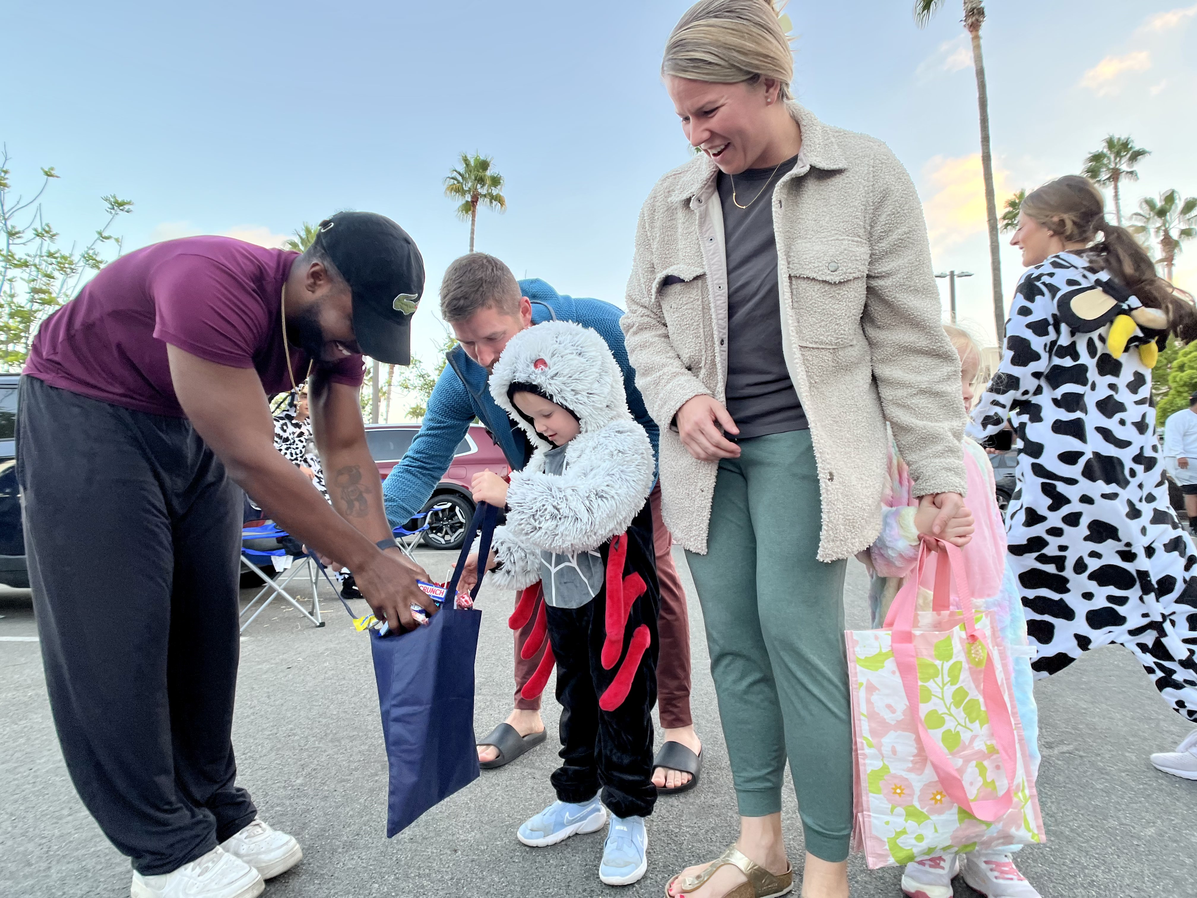 Trunk or Treat Event Brings Halloween Spirit, Candy to NMCSD > Navy ...