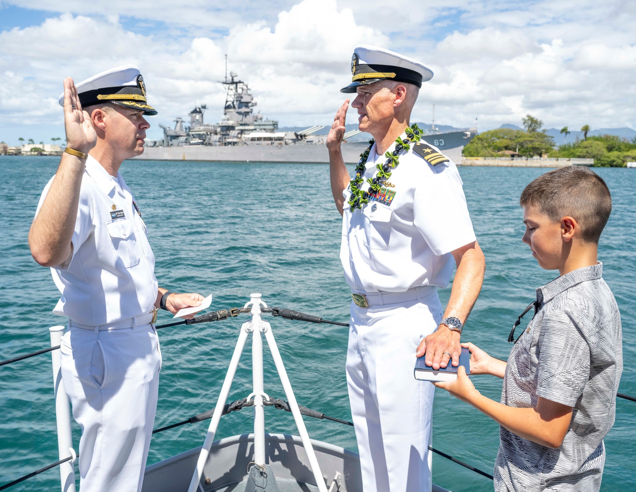 Navy's first submarine ordnance LDO spot promotion to commander > Naval ...