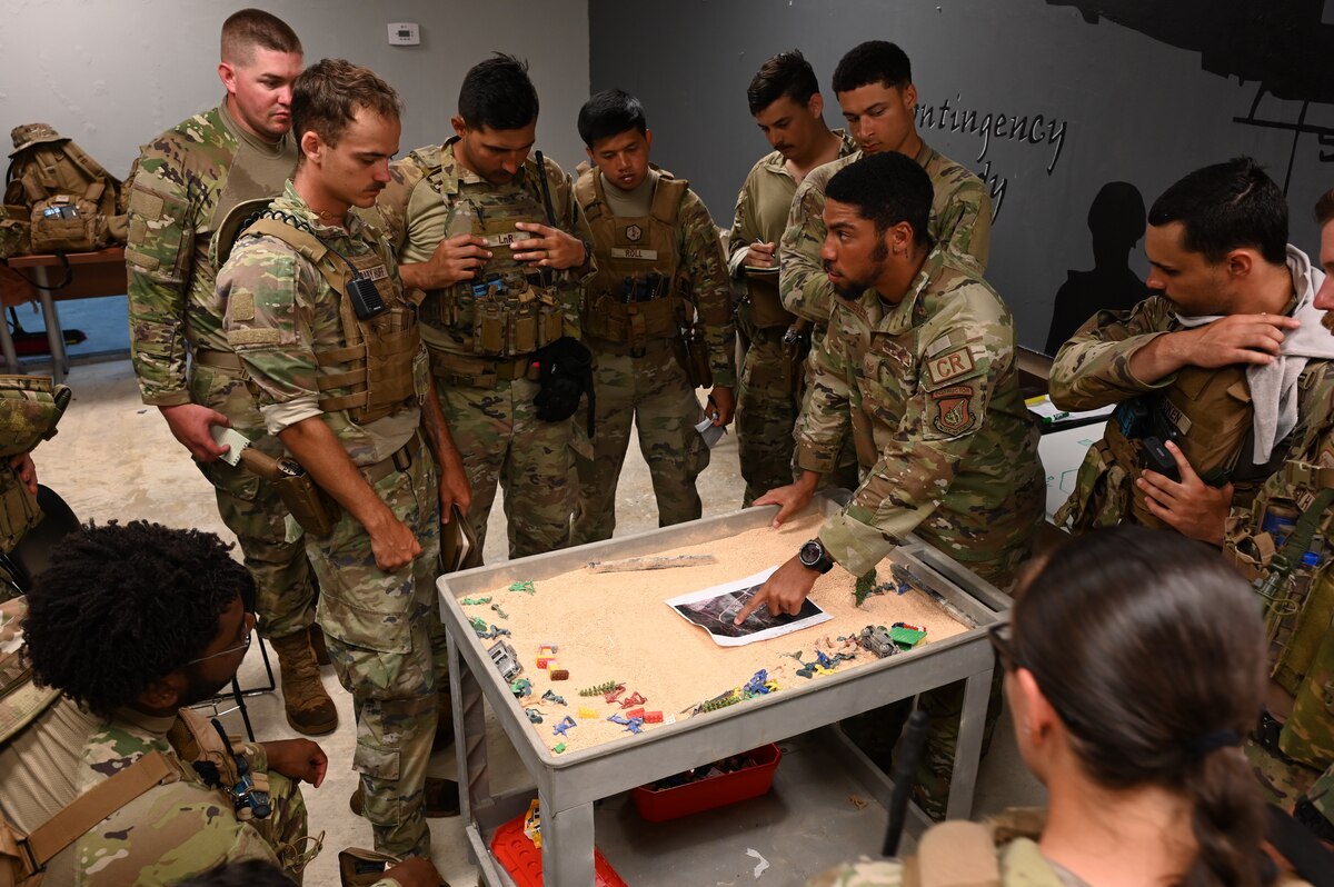 PACAF Security Forces and Munitions undergoes Commando Warrior training ...