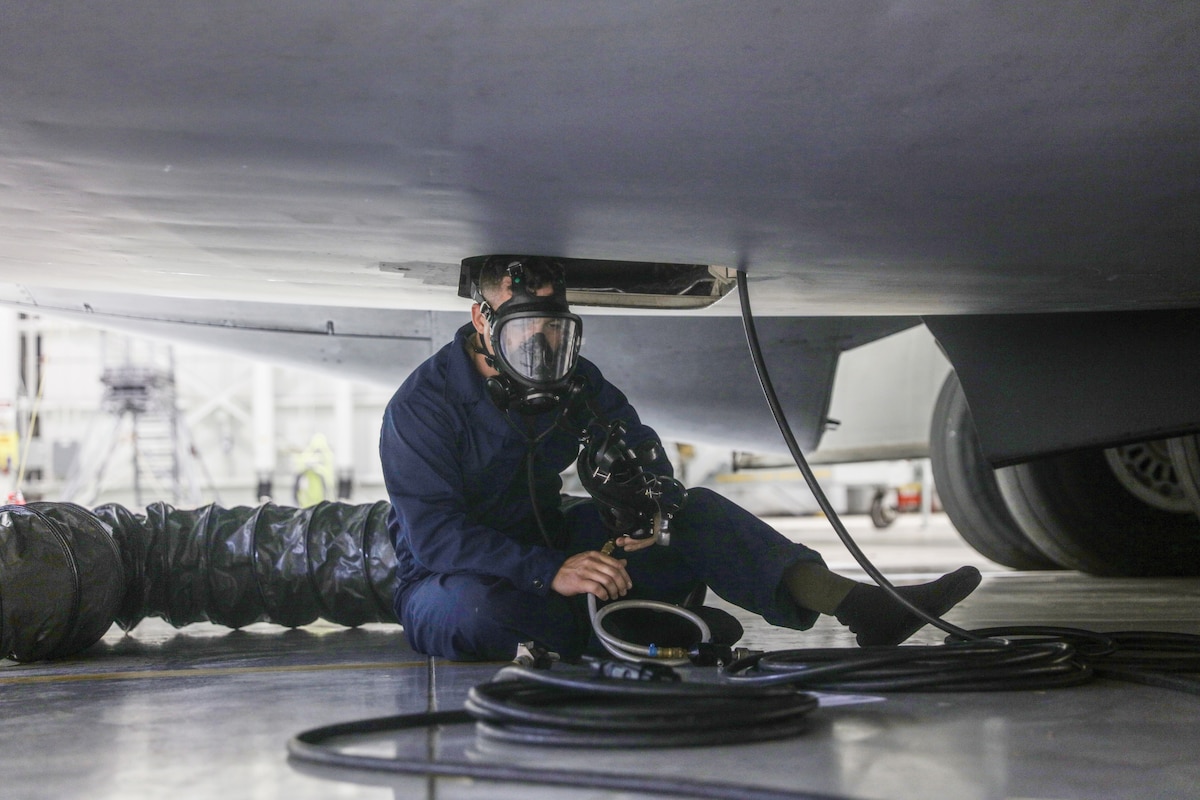 445th MXS conducts annual confined space training > 445th Airlift Wing ...