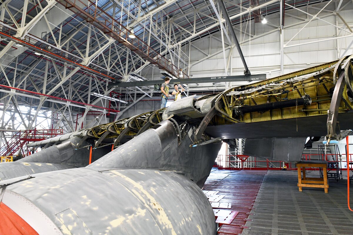 Maintenance team sets C-5M record-breaking year > Tinker Air Force Base ...