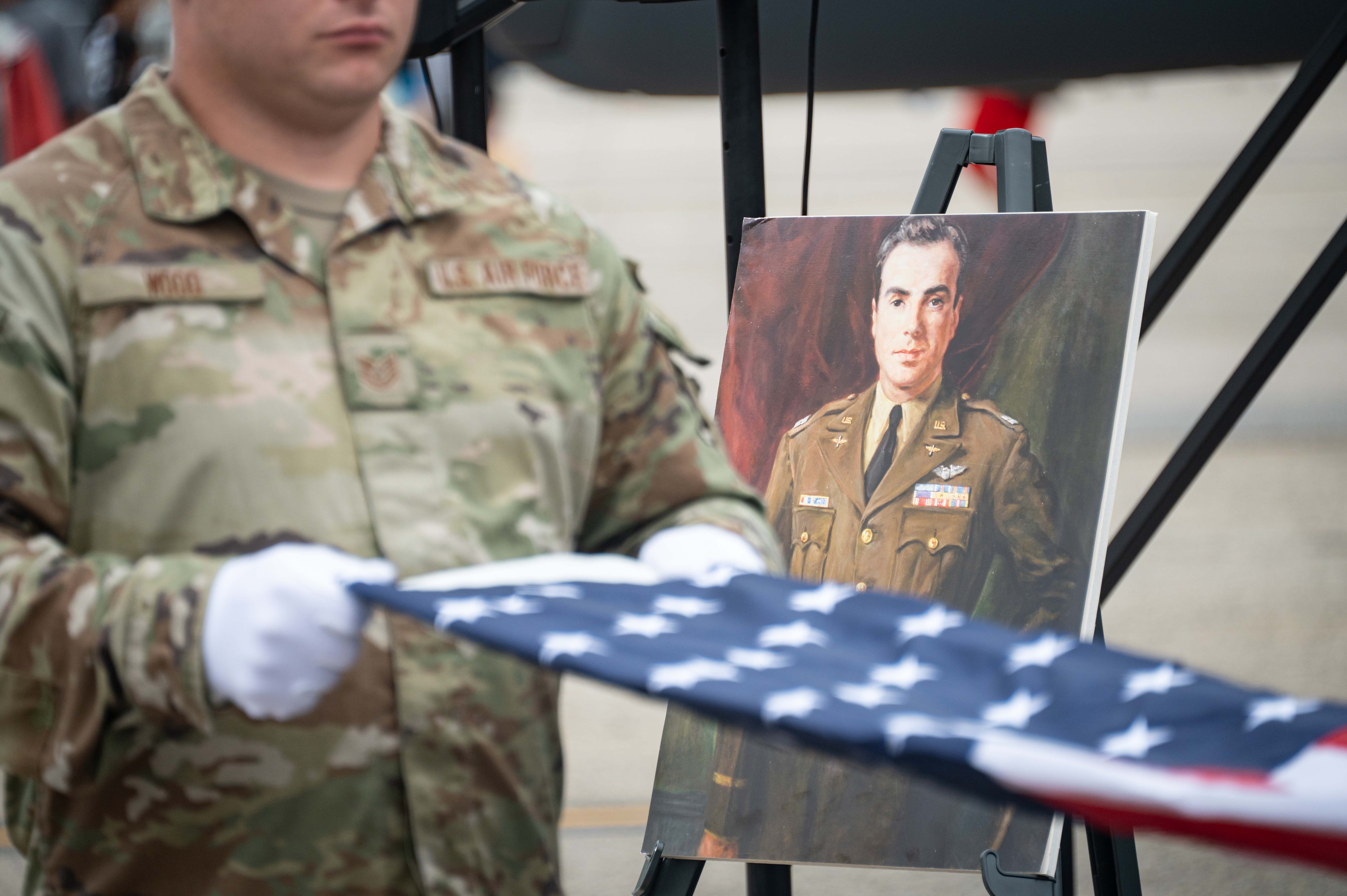 93rd Bomb Squadron pays tribute to Medal of Honor winner > 307th Bomb ...
