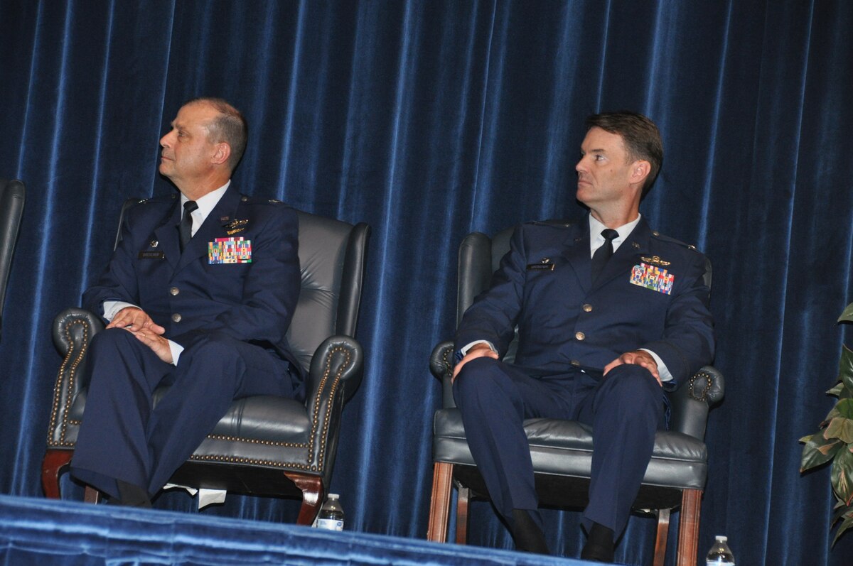 908th gets new commander as new mission gets closer > Minneapolis-St ...
