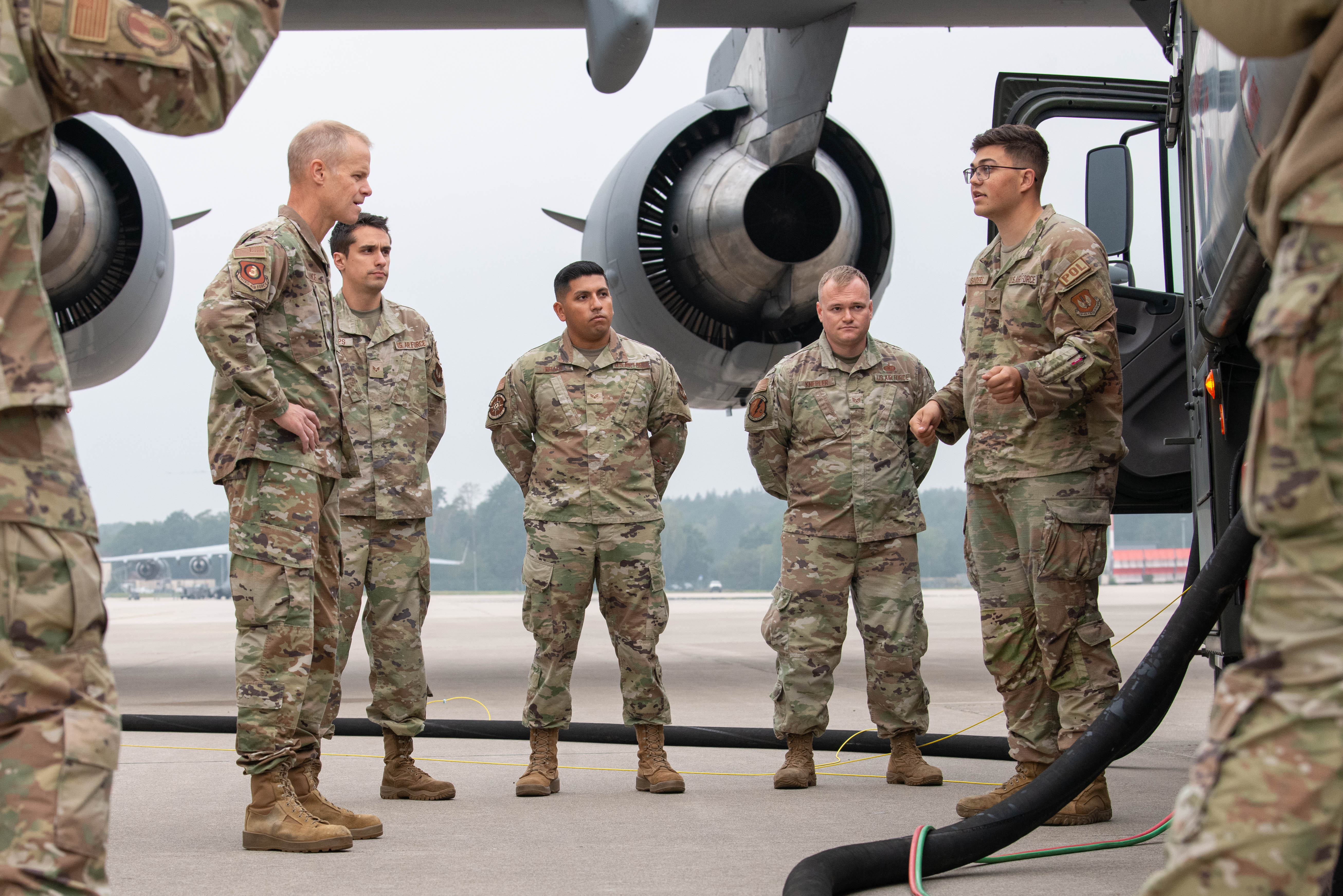 3 AF Commander visits 86 LRS, recognizes Airmen > Ramstein Air Base ...