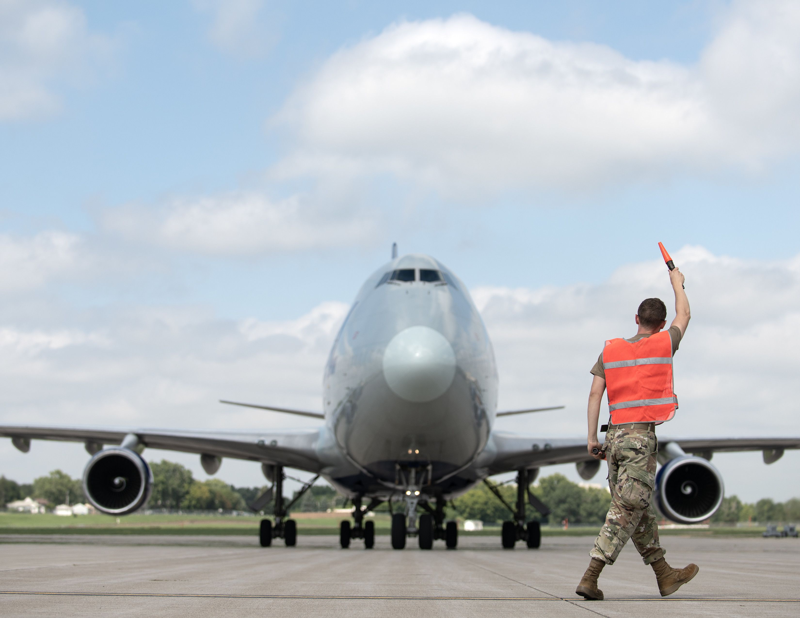 Loading Cargo onto a Boeing 747 > 133rd Airlift Wing > Article Display