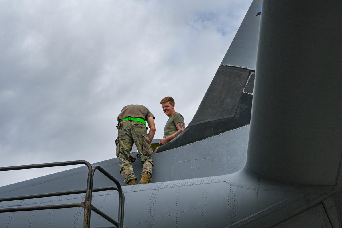 314 AW Airmen maintain nation's C-130 center of excellence > Little Rock Air Force Base ...