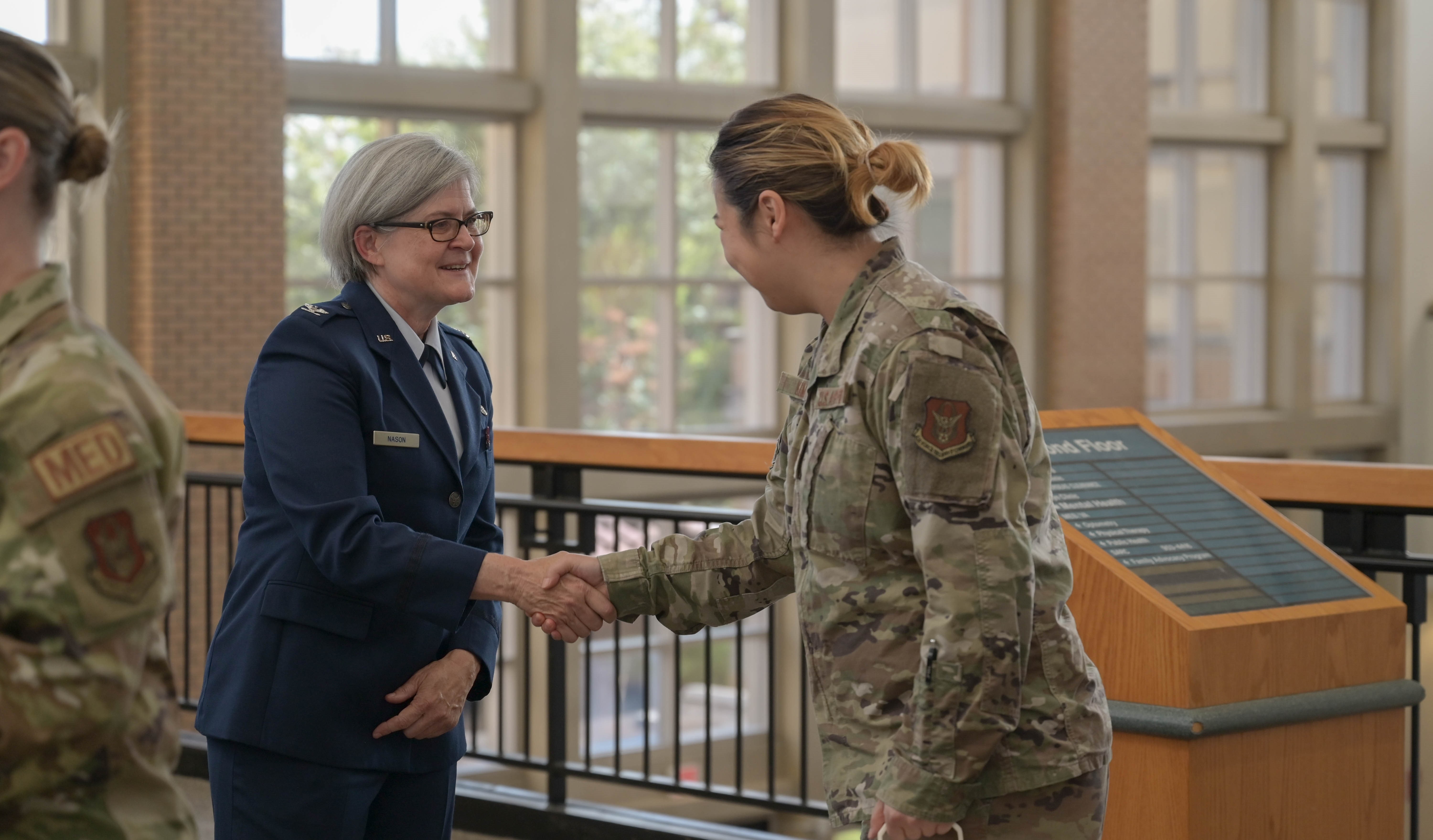 908th Aeromedical Staging Squadron Welcomes New Commander > Air Force ...