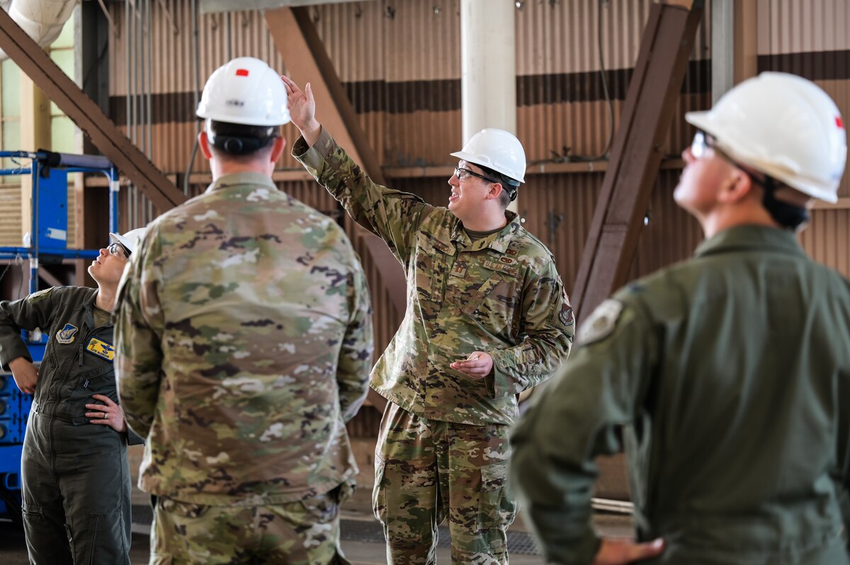 OSD Joint Base director visits Hickam > 15th Wing > Article Display