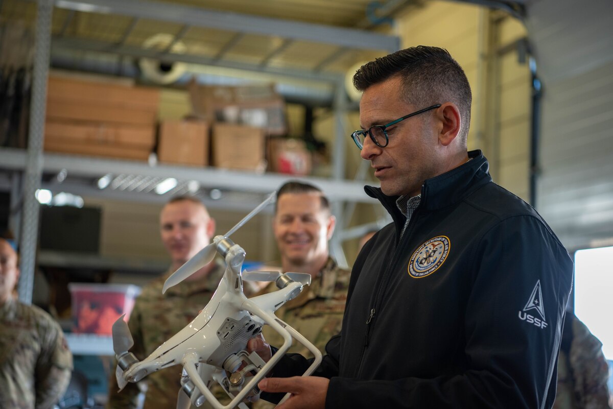 The SAF/MR and Command Chief visit Spangdahlem > Spangdahlem Air Base ...