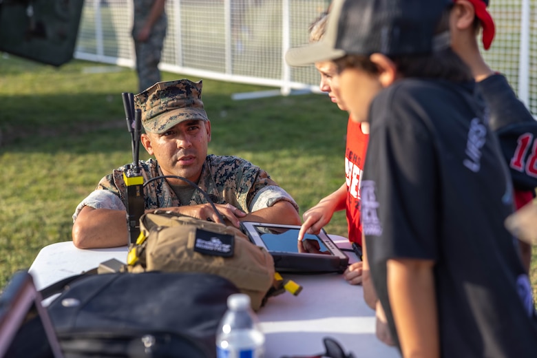 Marine EOD Tech Inspires Students at San Clemente High School's ...