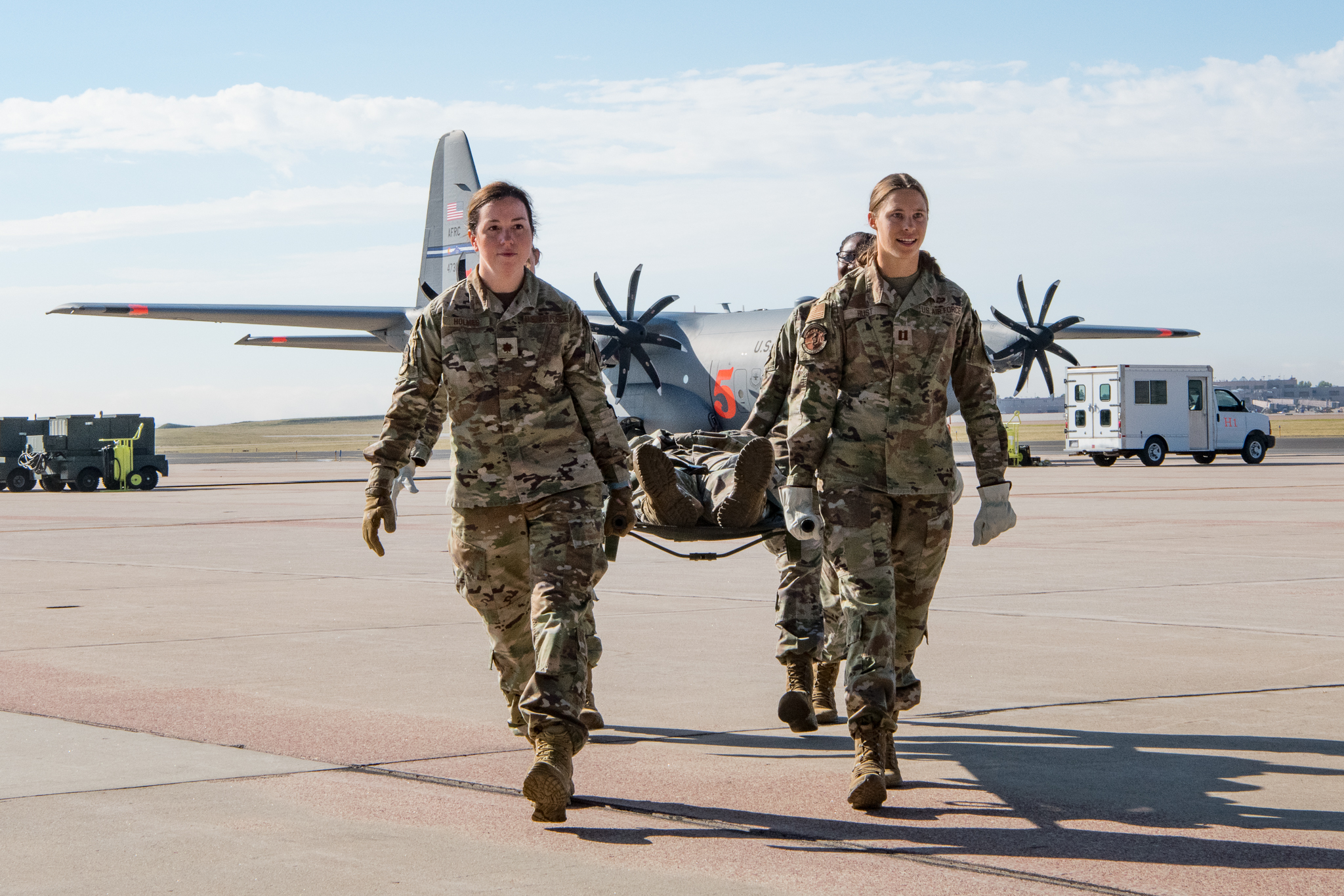 Reservist flight paramedics train active duty ground medical team on C ...