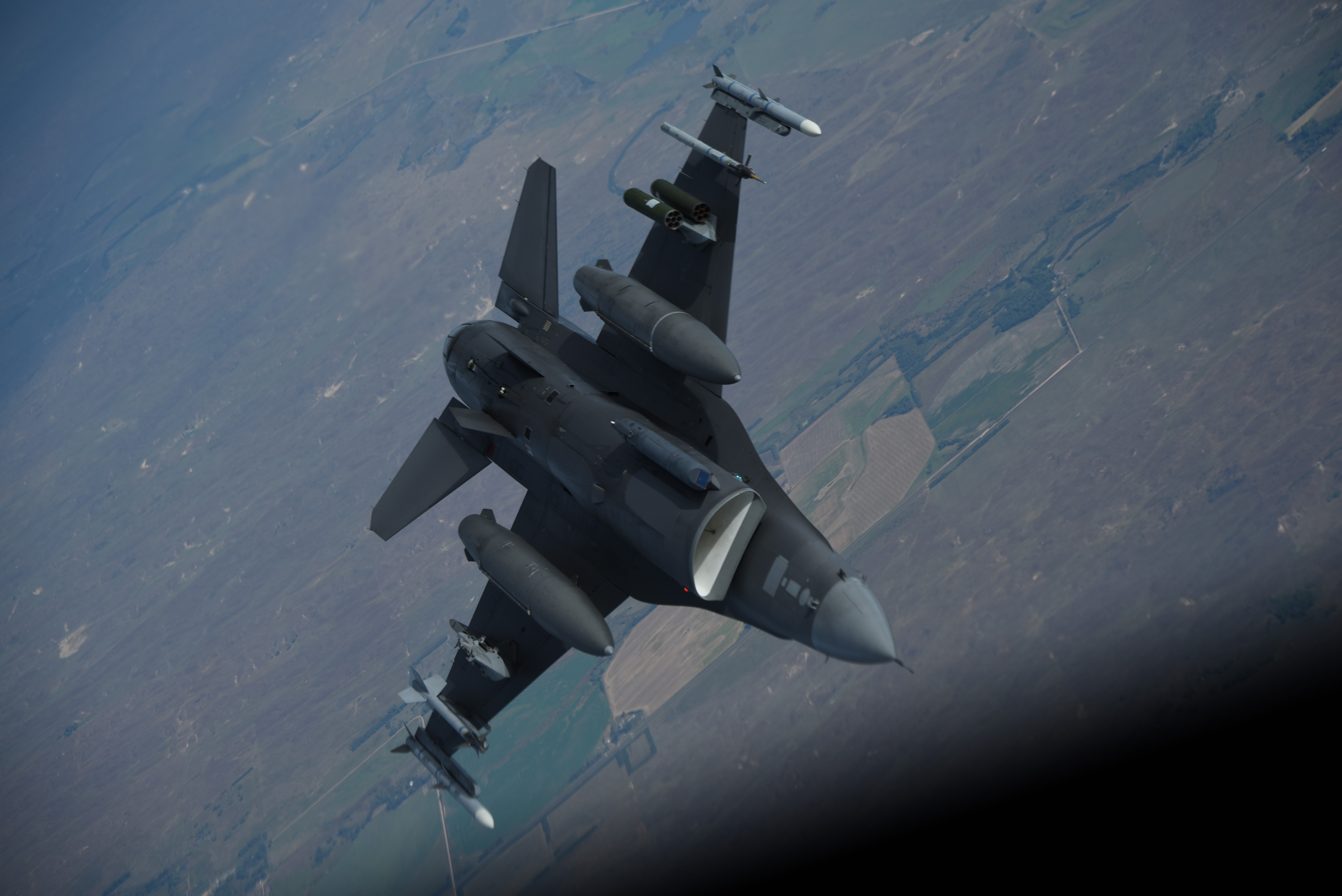 185th Air Refueling Wing Hosts Medal of Honor recipient Michael J ...