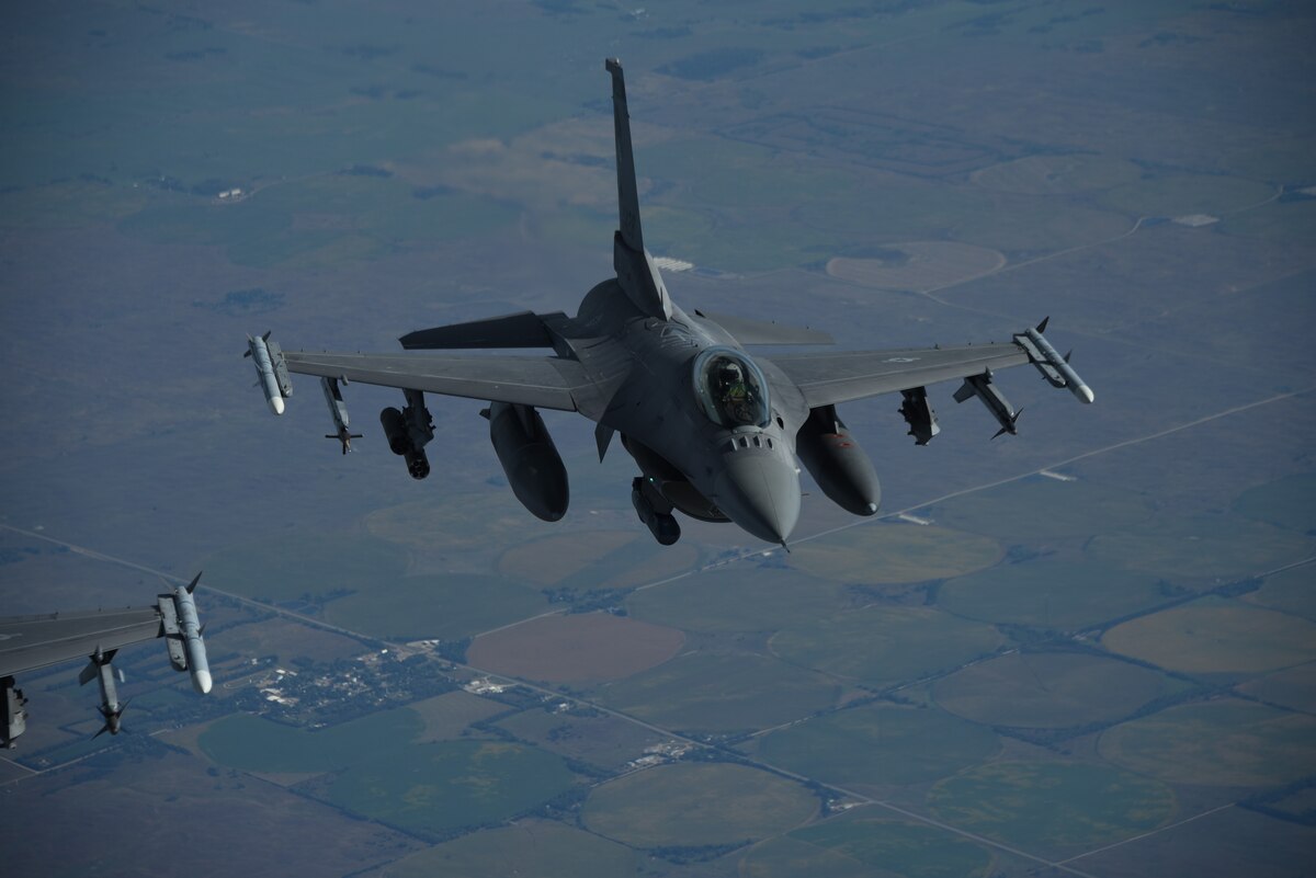 185th Air Refueling Wing Hosts Medal of Honor recipient Michael J ...