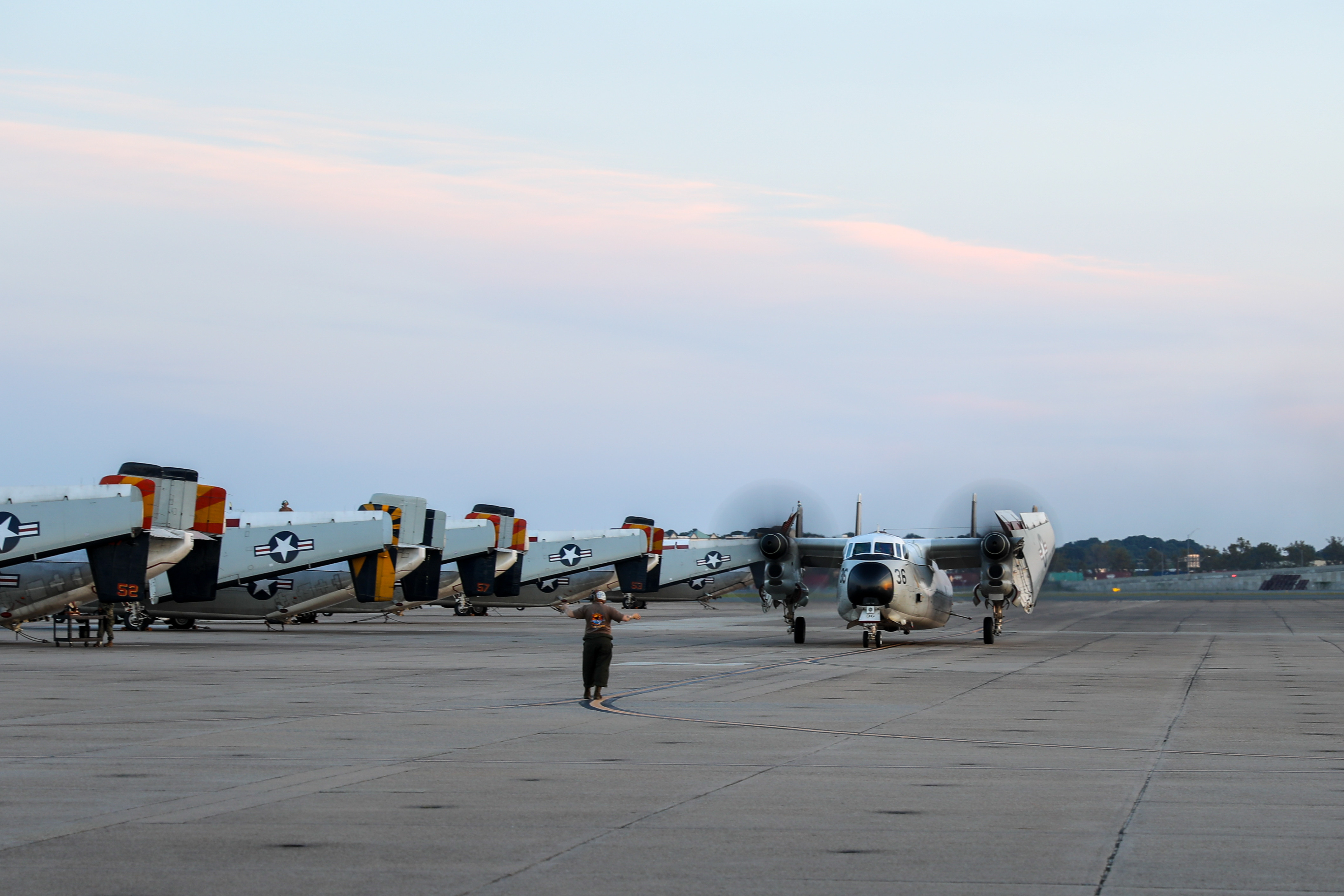 VRC-30 Flies its Last C-2A Greyhound to Norfolk > United States Navy ...