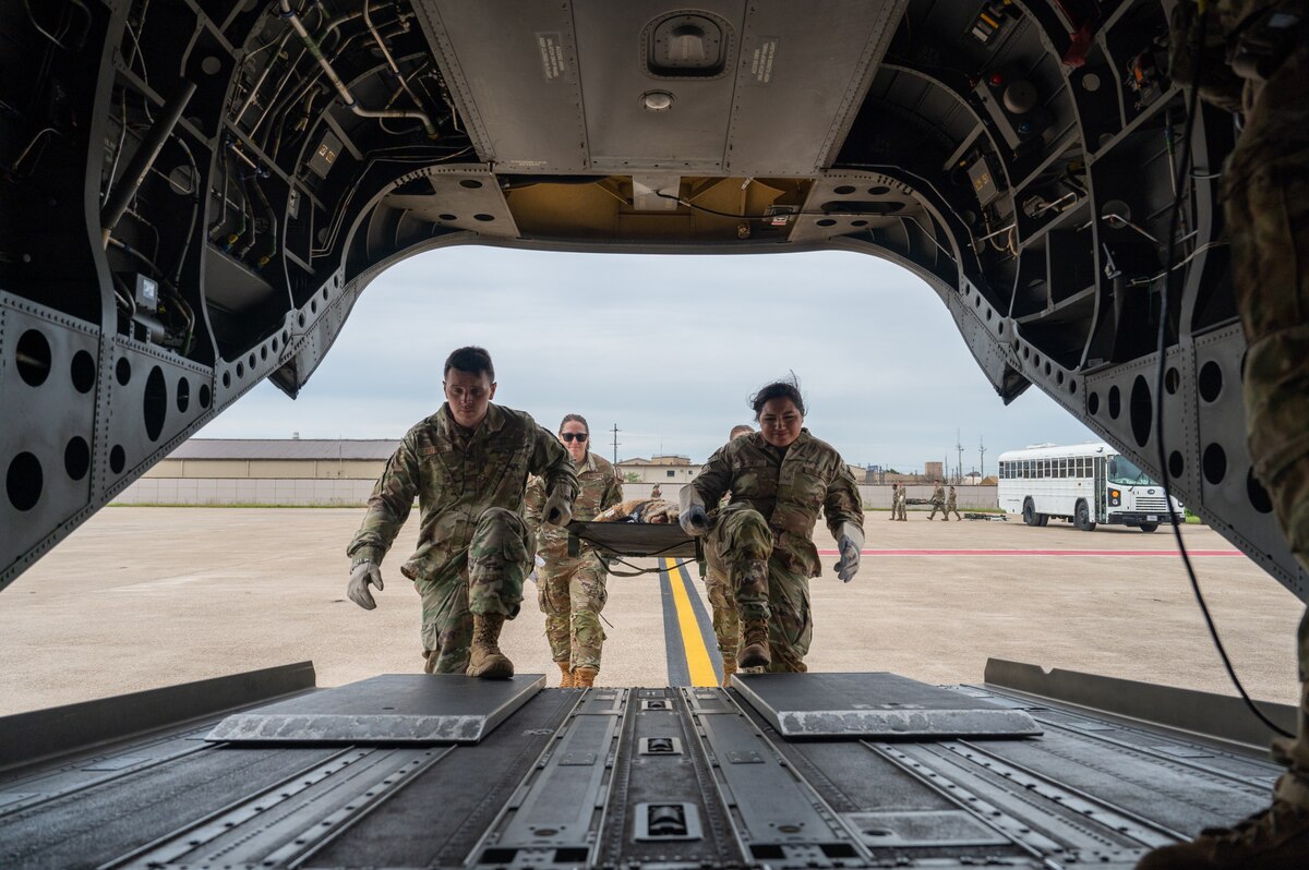 Kunsan AB medics, U.S. Army aviators train medevac procedures > Pacific ...