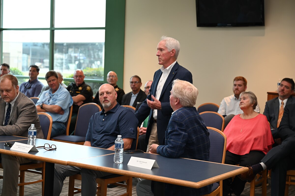 Congressman Guest holds roundtable at the 186th Air Refueling Wing ...