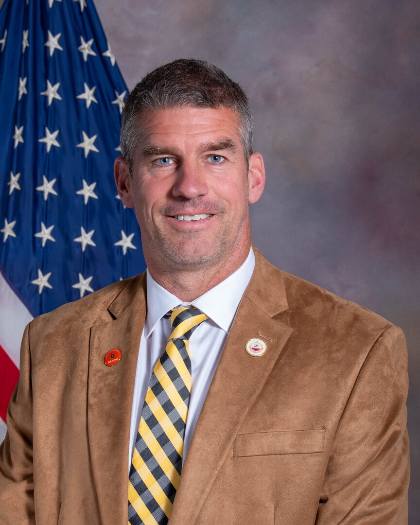 Mr. Gordon Hanson, (USA, Ret.) > The Eisenhower School > Leader-Bio