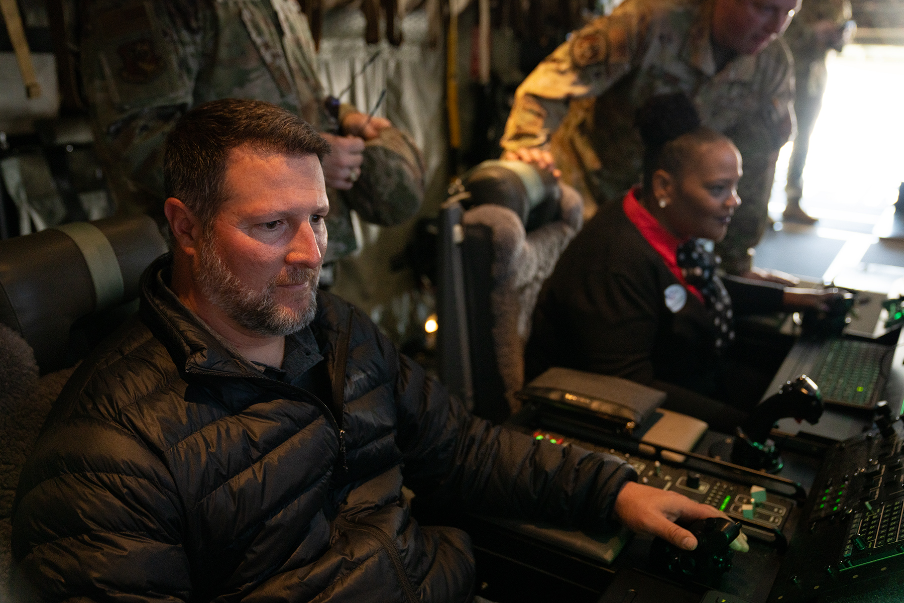 Honorary commanders visit 5th SOS > 919th Special Operations Wing ...