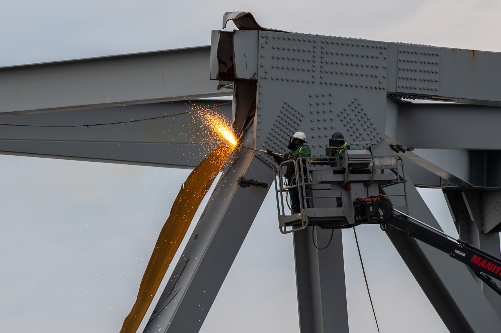 Joint effort to clear Baltimore bridge debris launches over weekend ...
