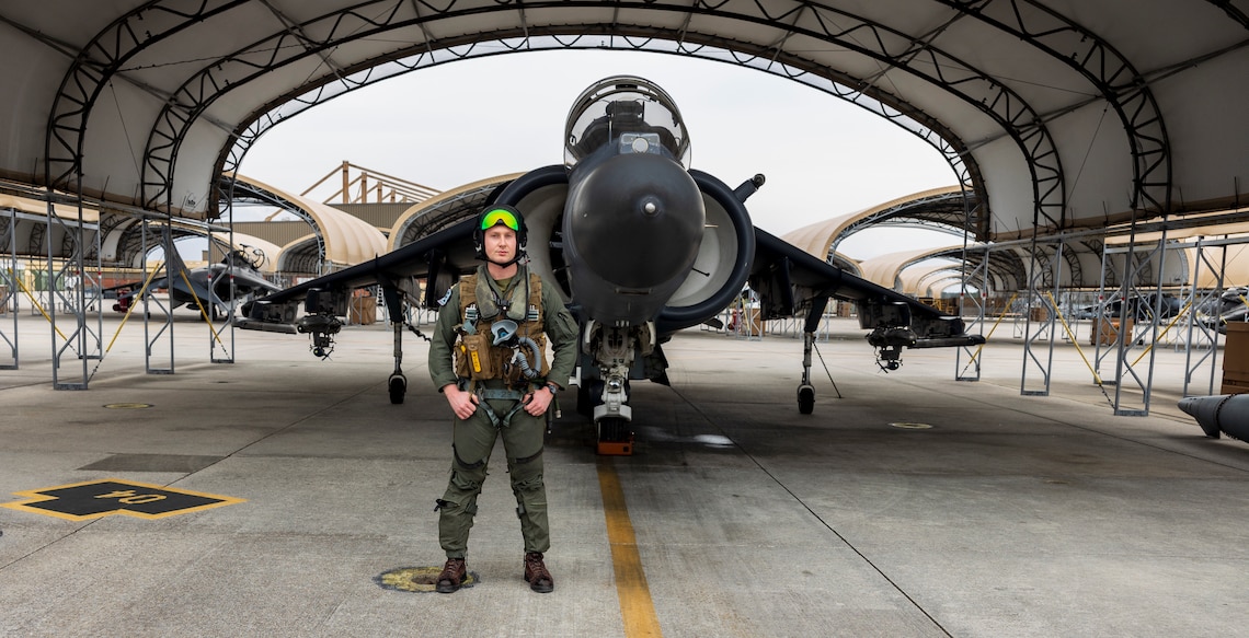 2nd Marine Aircraft Wing Marines receive last AV-8B Harrier pilot ...