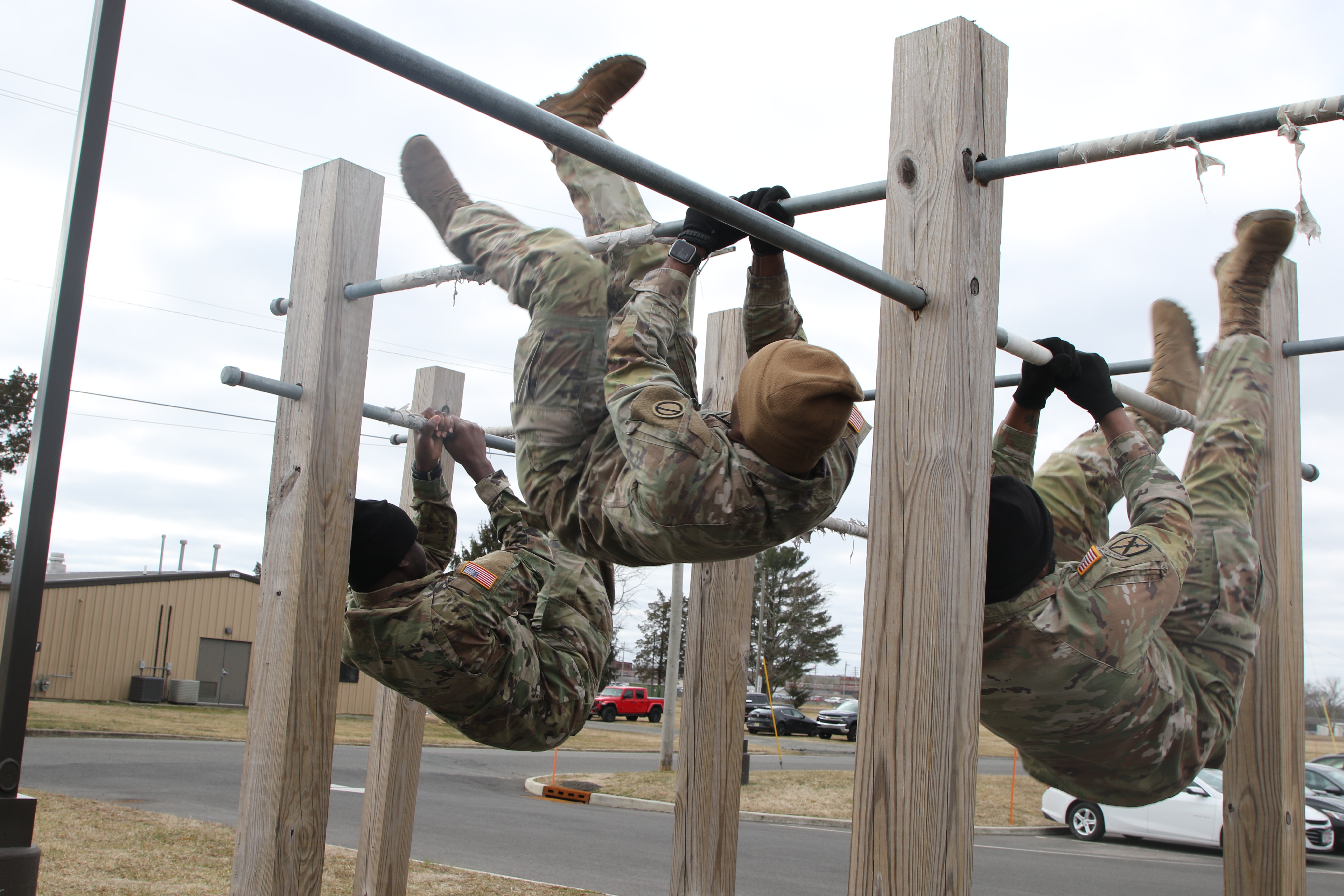 army climbing