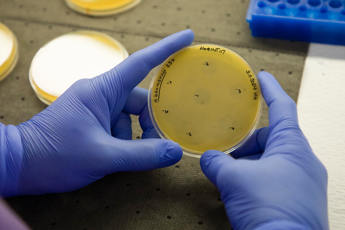 Navy Medicine > Naval Medical Research Command