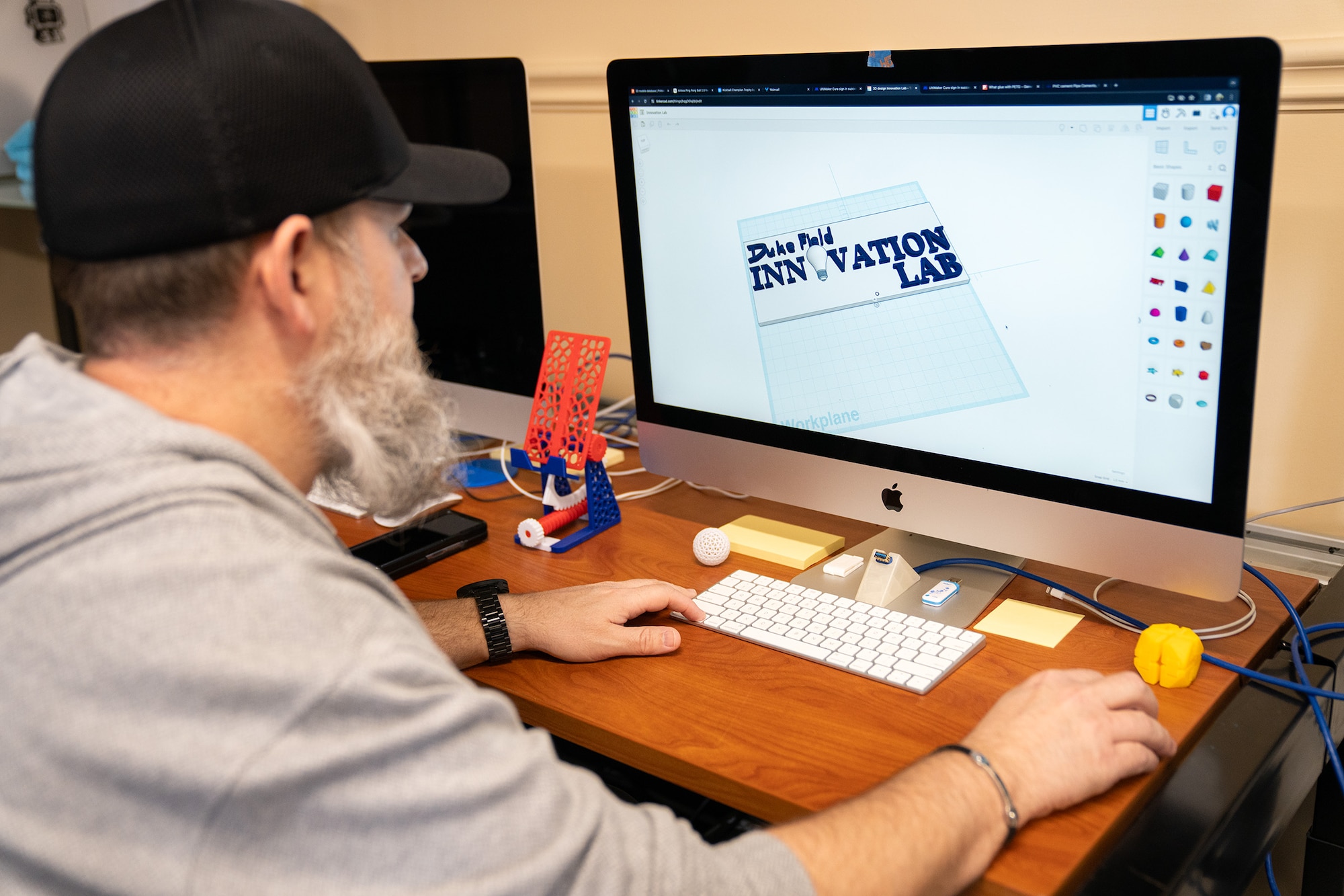 New innovation lab gives Airmen tools to invent > 919th Special ...