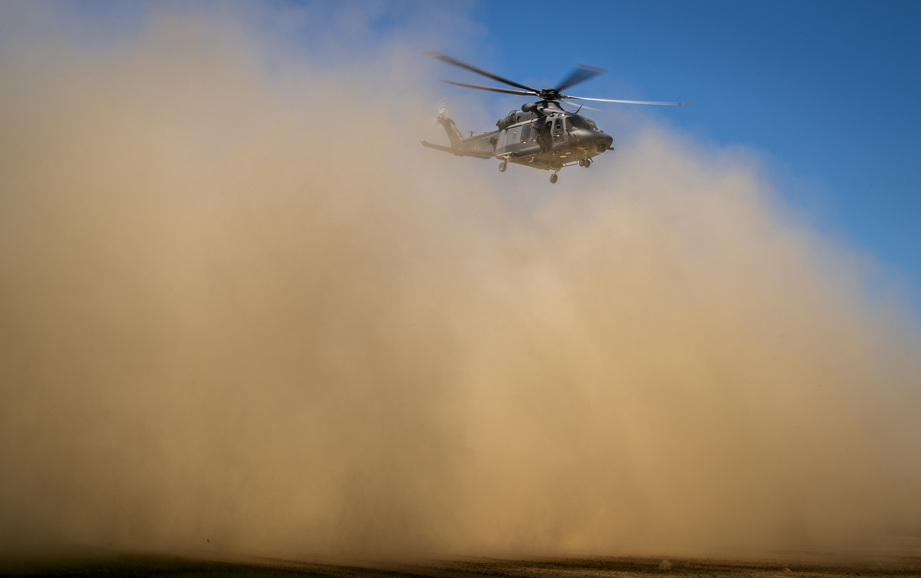 Grey Wolf gets dirty in austere landing tests (photos) > Air Force Life ...
