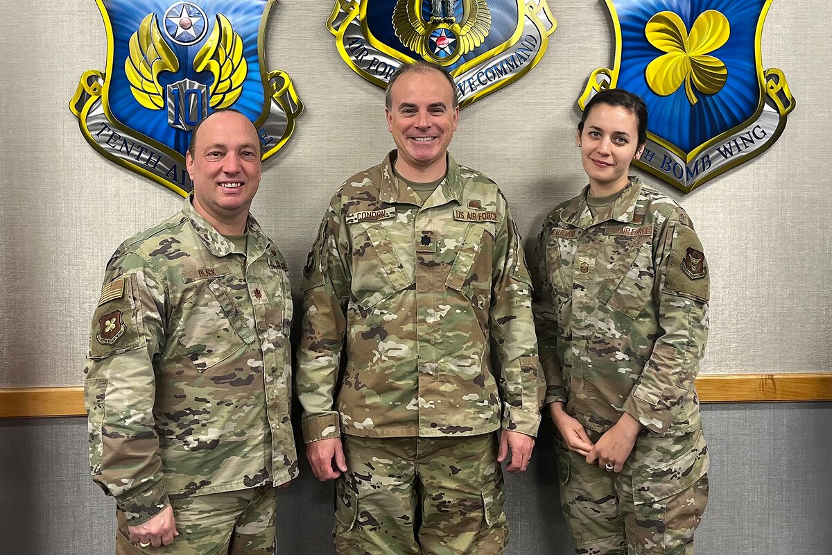 307th Bomb Wing JAG earns AFRC honor > Air Force Reserve Command > News ... 307th Bomb Wing JAG earns AFRC honor > Air Force Reserve Command > News ...