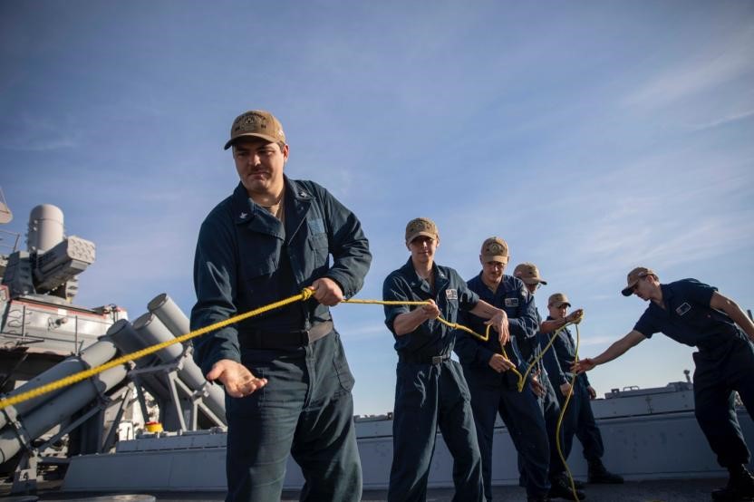 USS Carney (DDG 64) continues deployment in 6th Fleet AOR/STRAITS OF ...