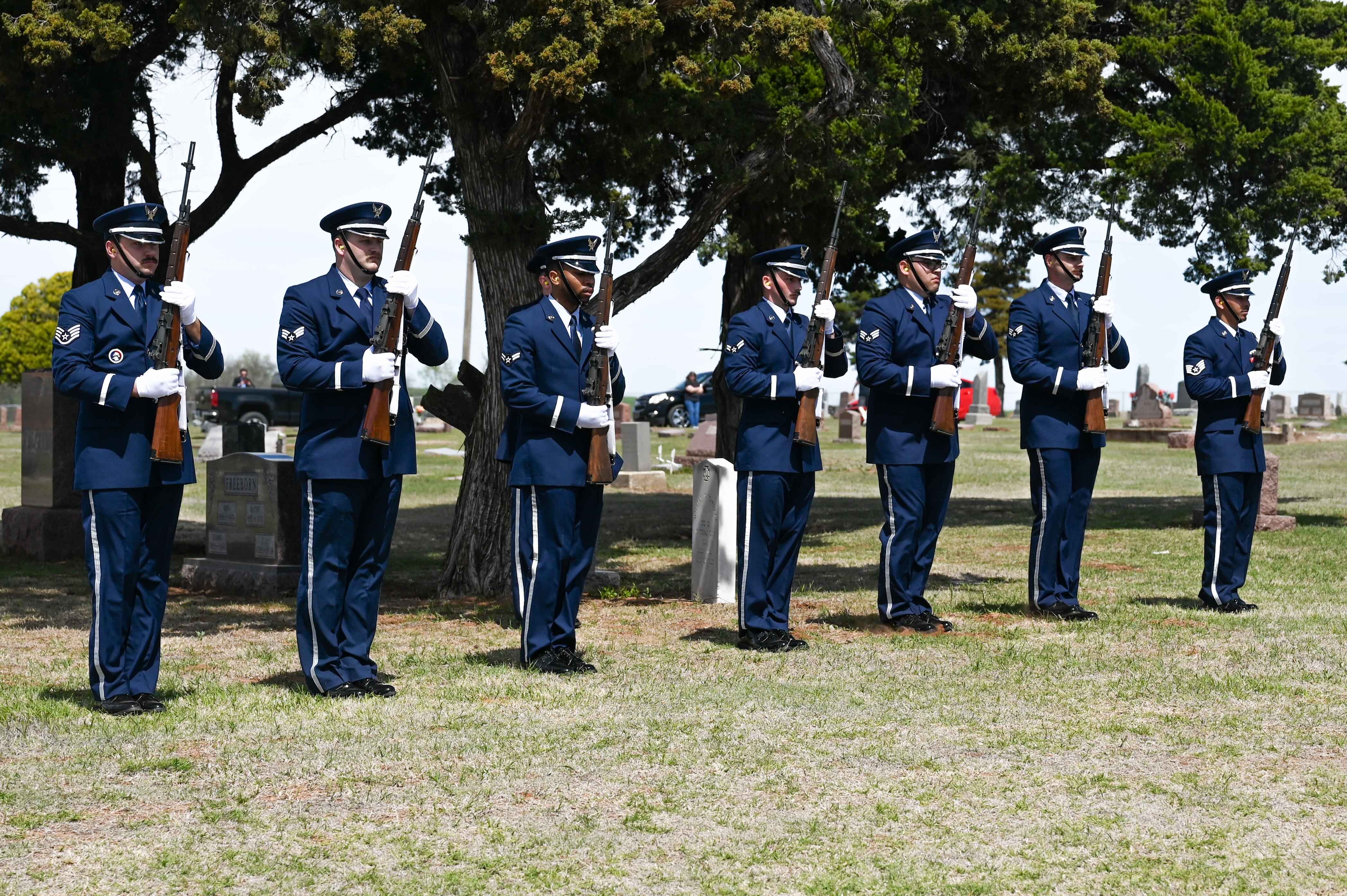 Blue Knights Honor Guard serve at astronauts funeral > Altus Air Force ...