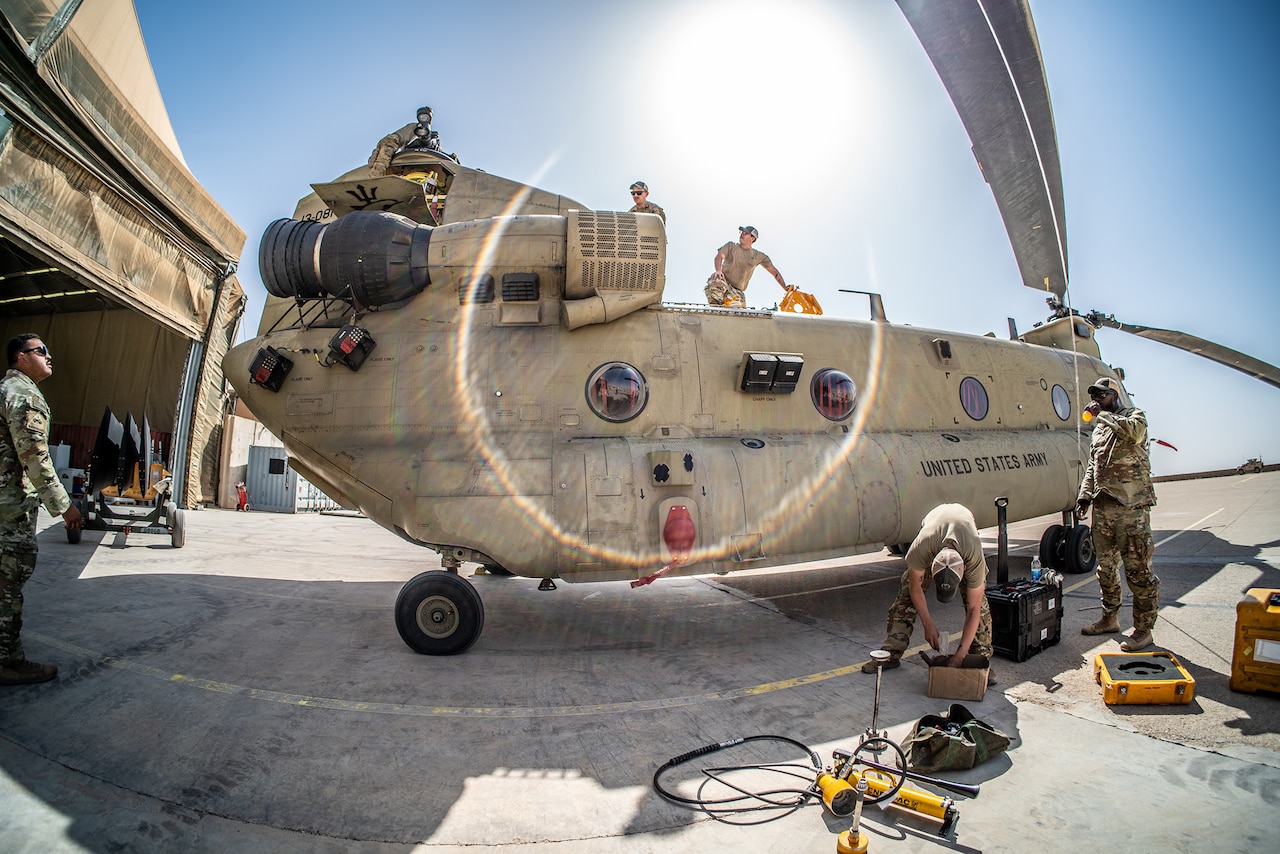 Paratroopers Keep Choppers in Check > U.S. Department of War > Story ...