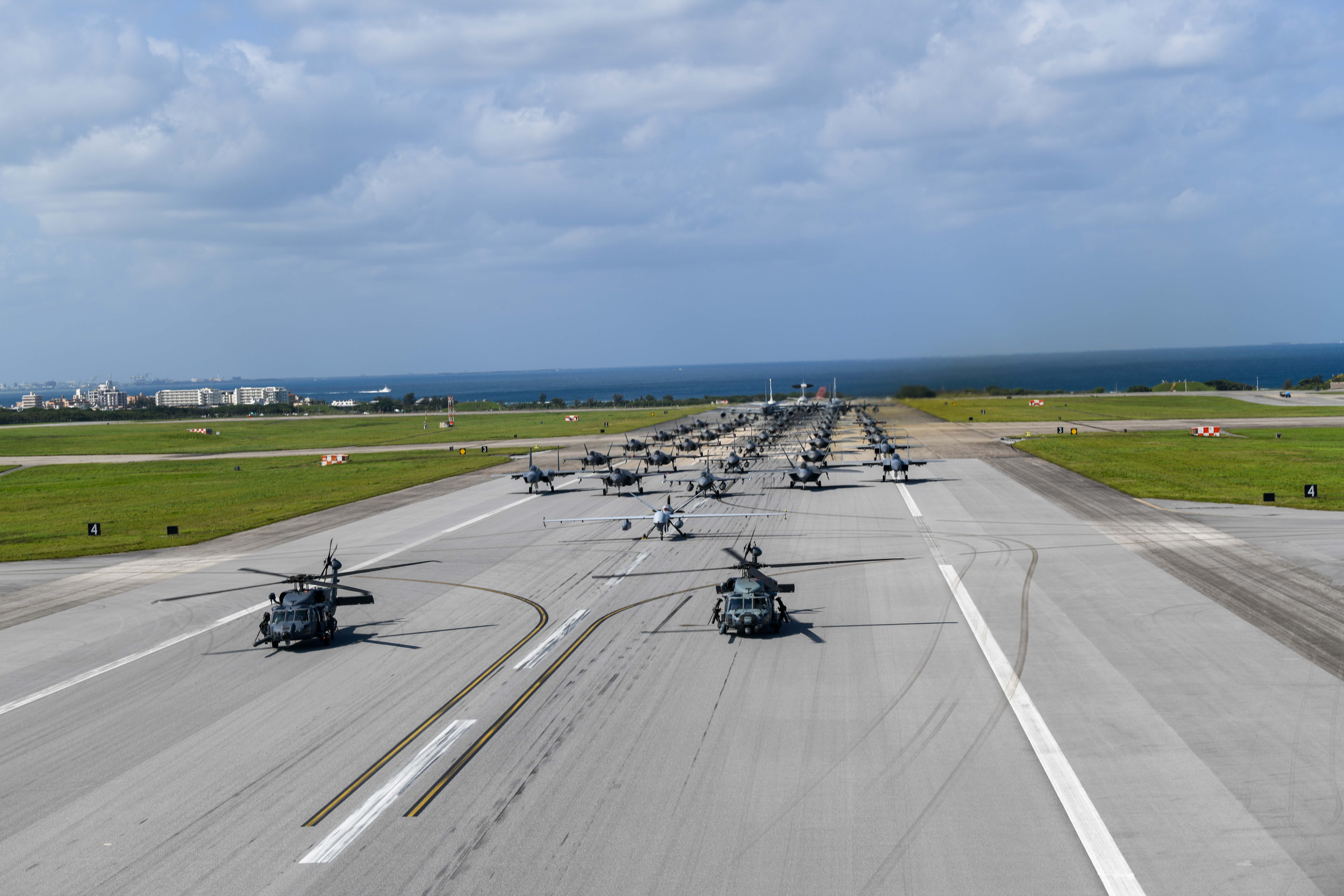 Team Kadena showcases overwhelming air power in unique display > Kadena ...