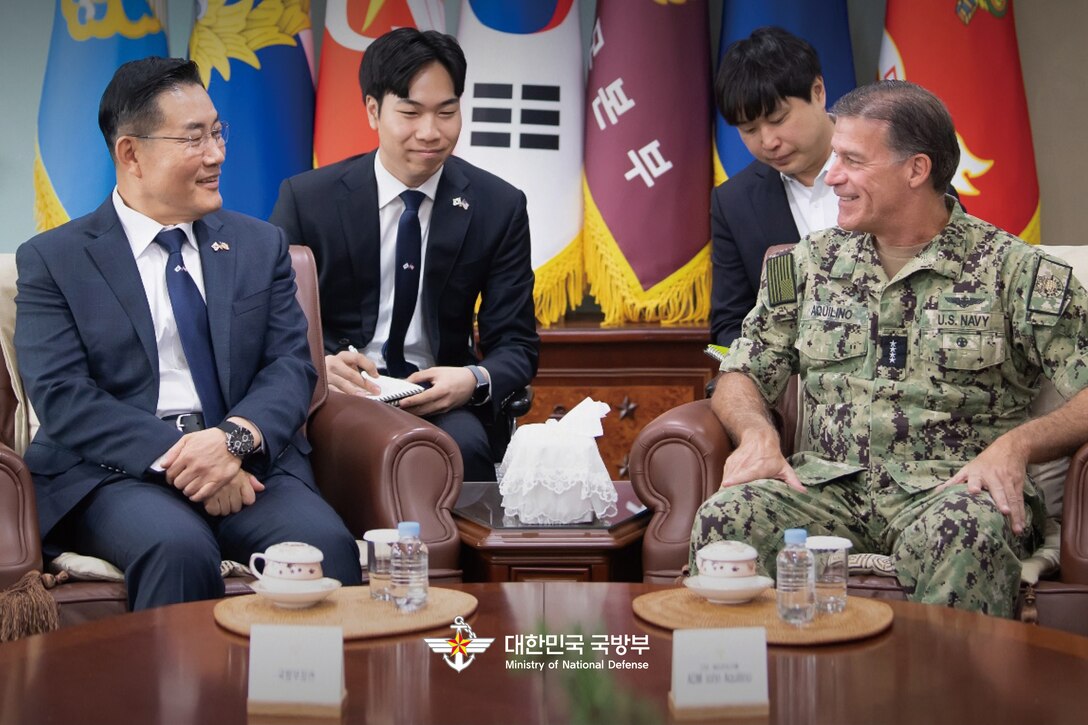 USINDOPACOM Commander Travels to the Republic of Korea