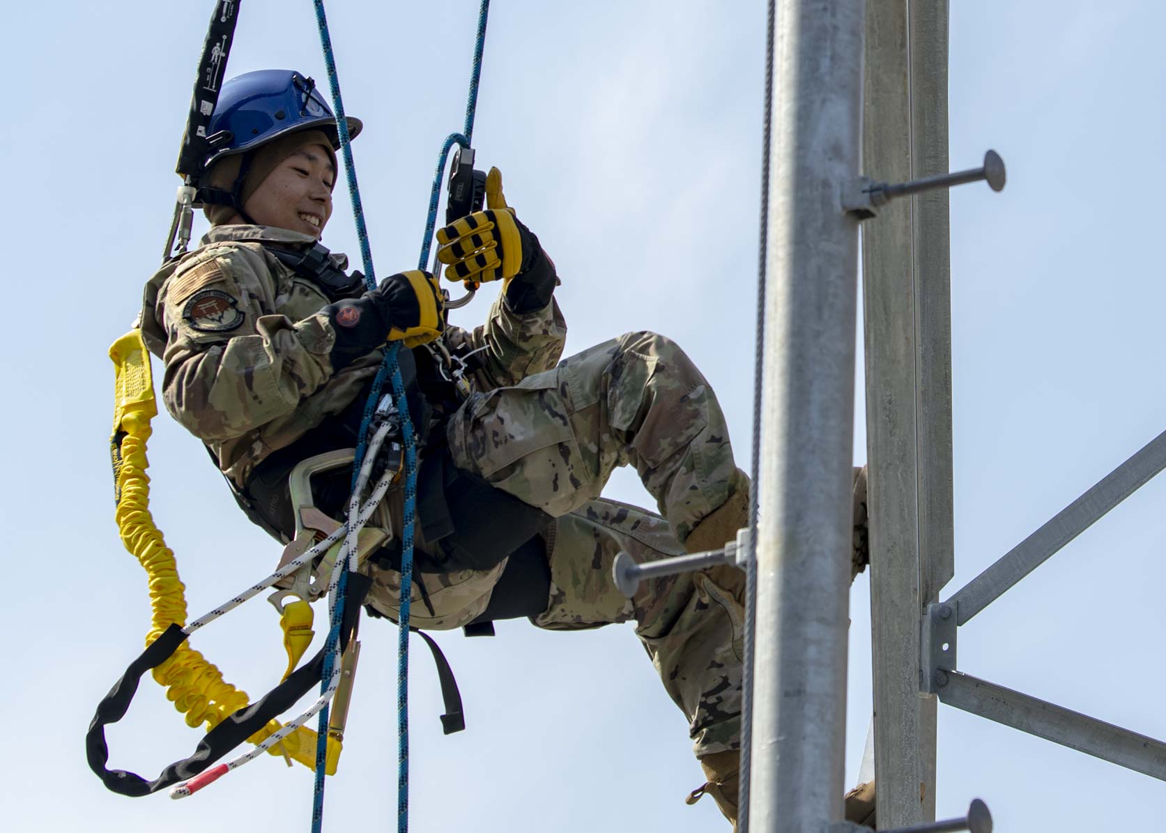 Cable Dawgs elevate skills through climb training > 5th Air Force ...