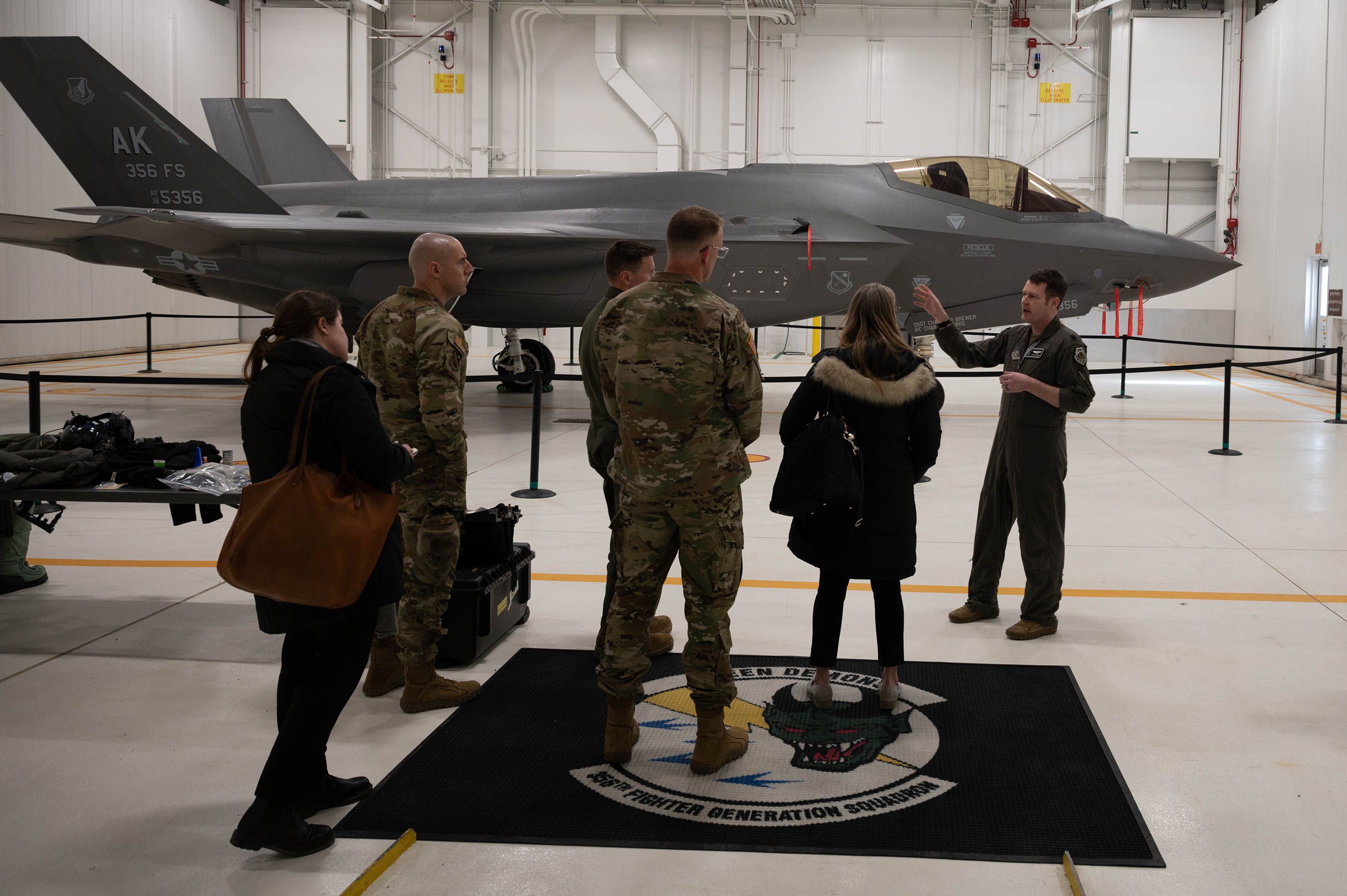 Zimmerman visits Eielson AFB > Eielson Air Force Base > Display