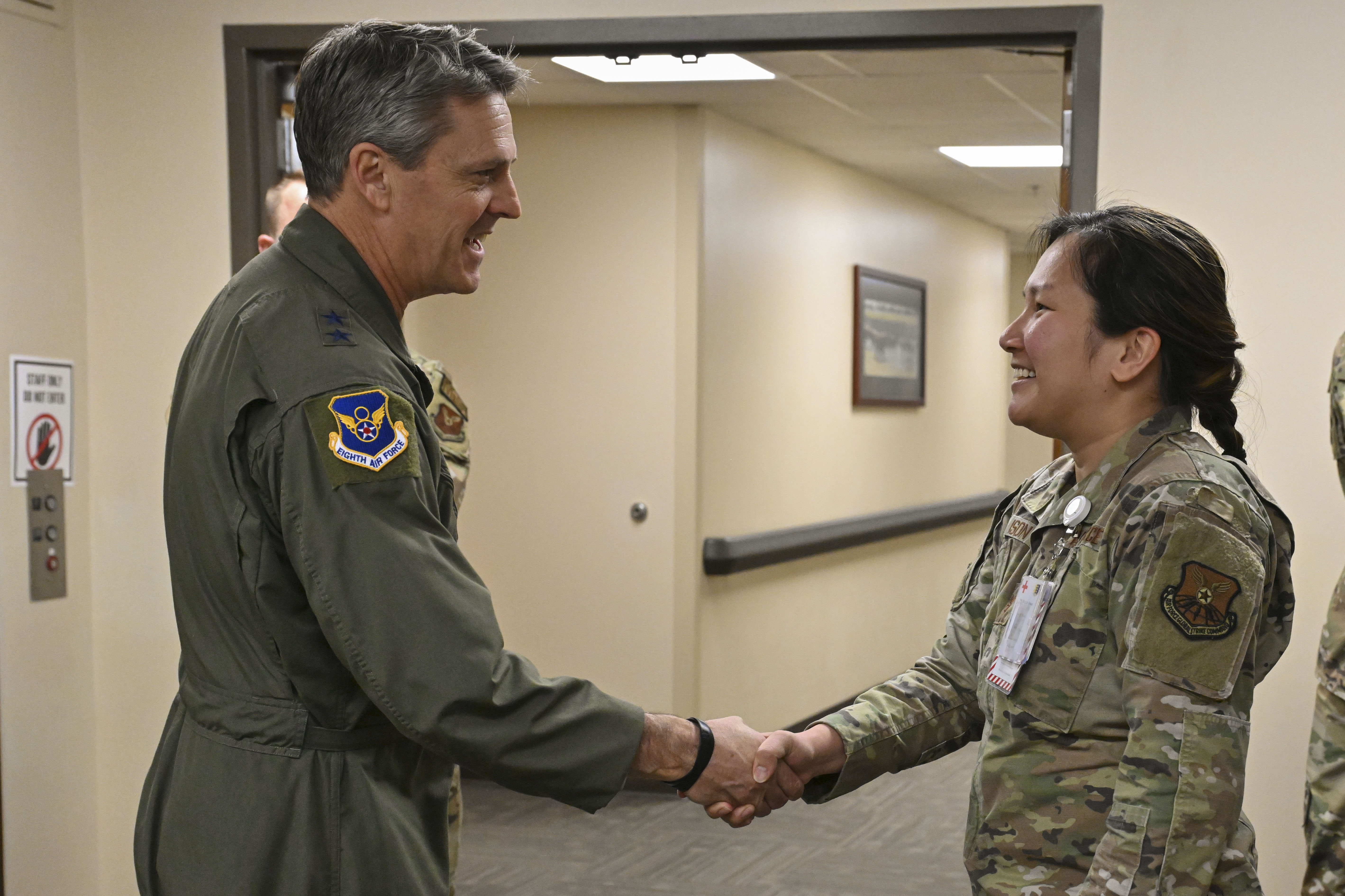 Eighth Air Force commander visits Raider country > Ellsworth Air Force ...
