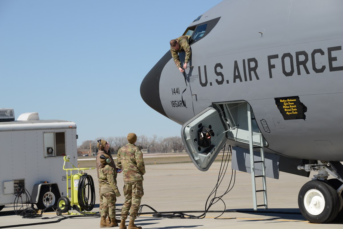 Iowa’s 185th ARW awarded Air and Space Outstanding Unit Award > 185th ...