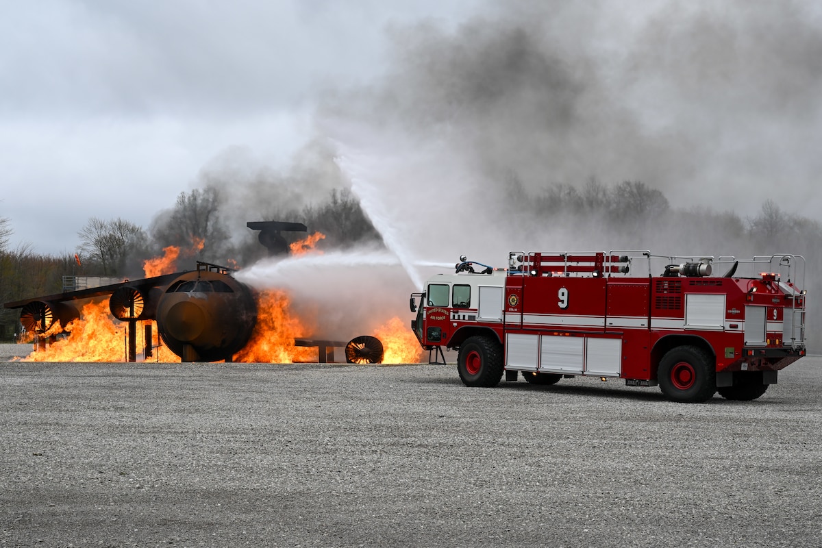 Firefighter readiness forged in the furnace > Youngstown Air Reserve ...