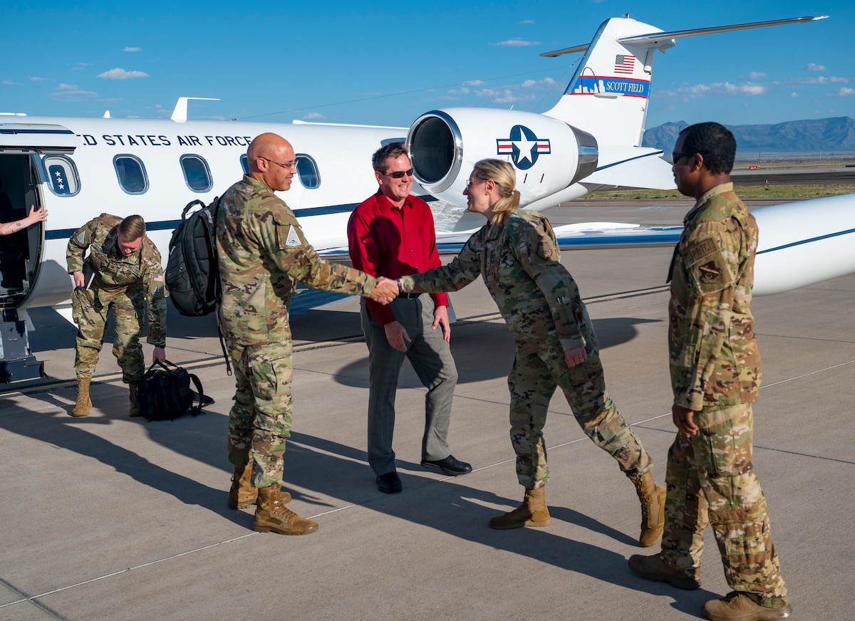 SPOC Commander Visits Kirtland > Air Force Global Strike Command ...