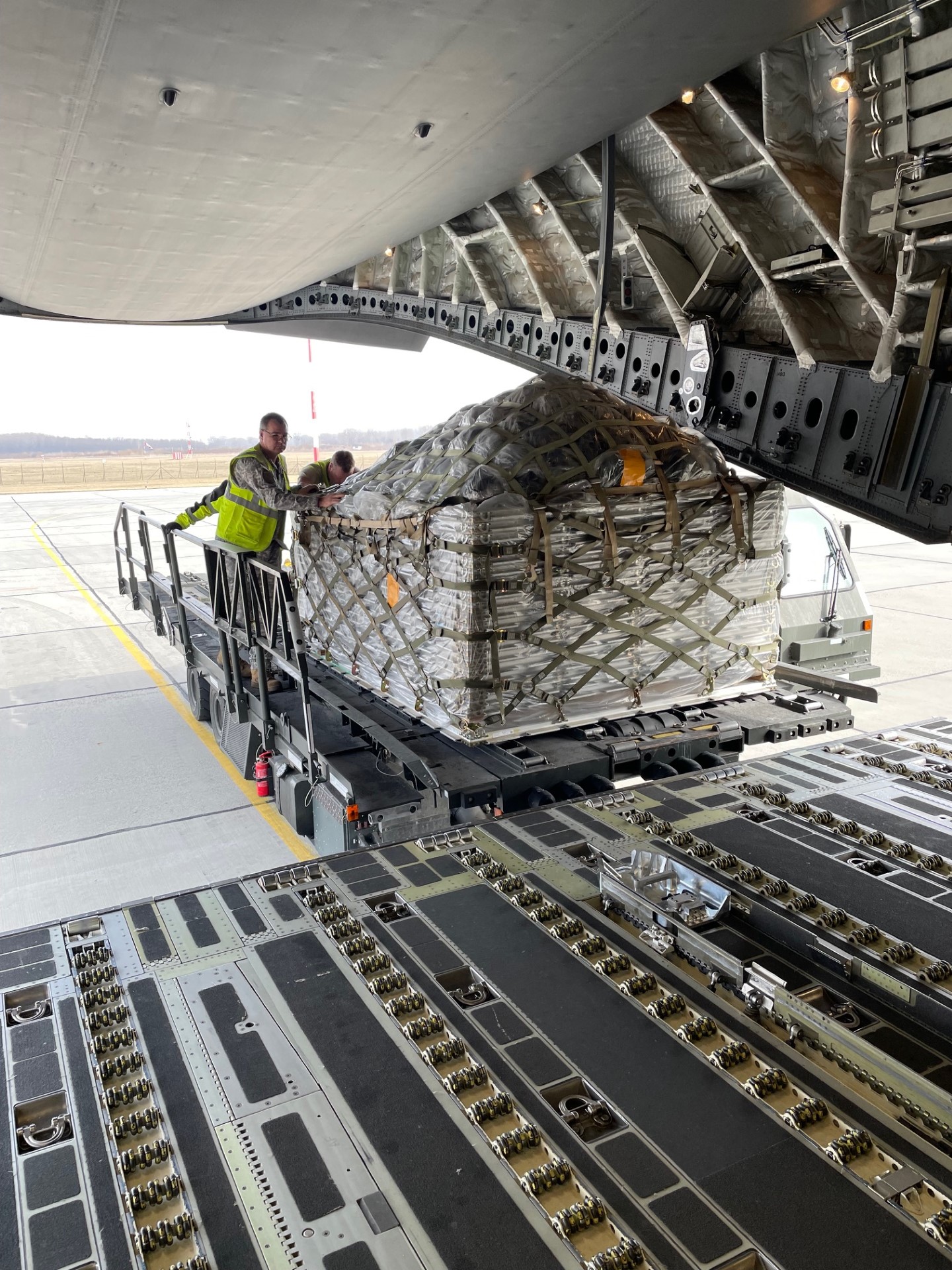 Airlift invention by Airmen saves Air Force time, money > Tesseract ...