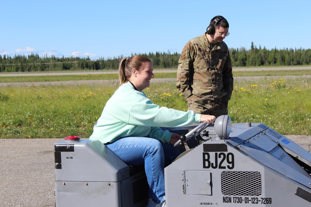 Mighty Moose Spouse’s Tour > Eielson Air Force Base > Display