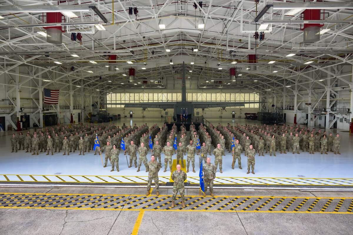 Lt. Col. Iannucci assumes command of 910th MSG > Youngstown Air Reserve ...