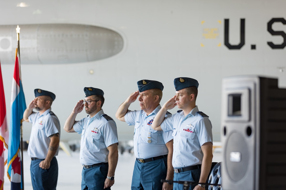 552nd ACW Canadian Detachment holds change of command > 552nd Air ...